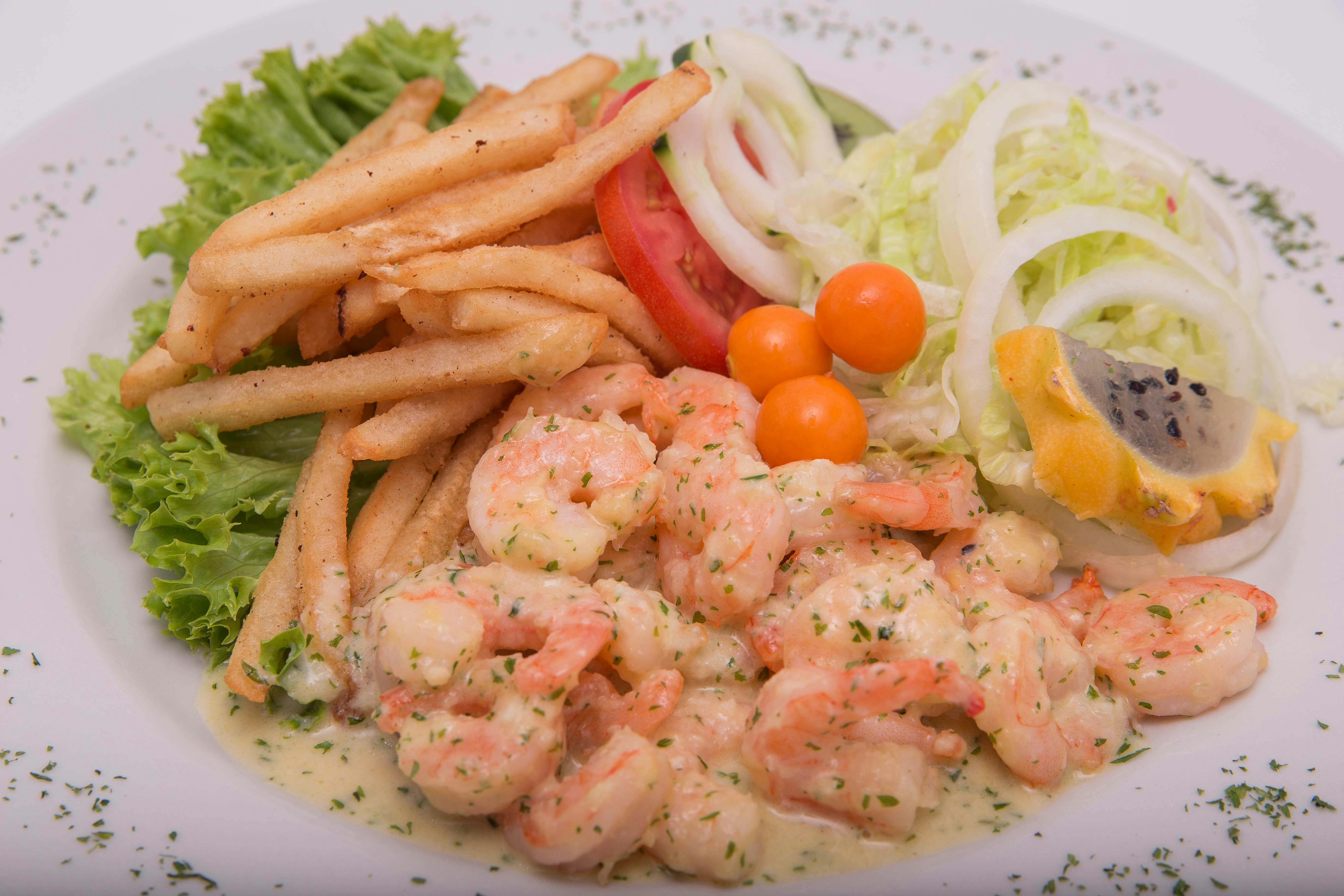 Prawns With Sliced Onions and Vegetables on White Ceramic Plate · Free ...