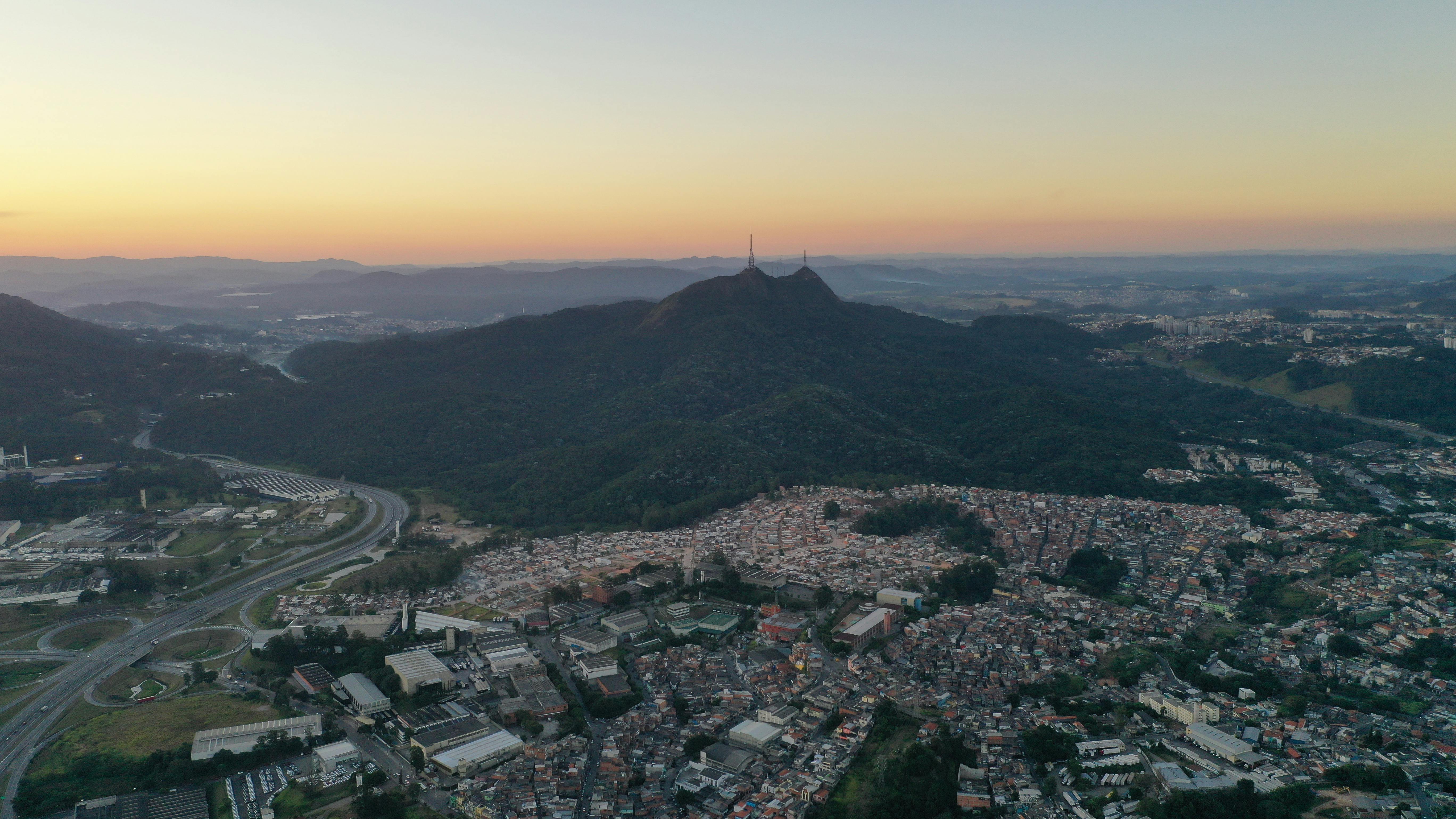 Horizontally Sloped City Lansdscape Photos, Download The BEST Free ...