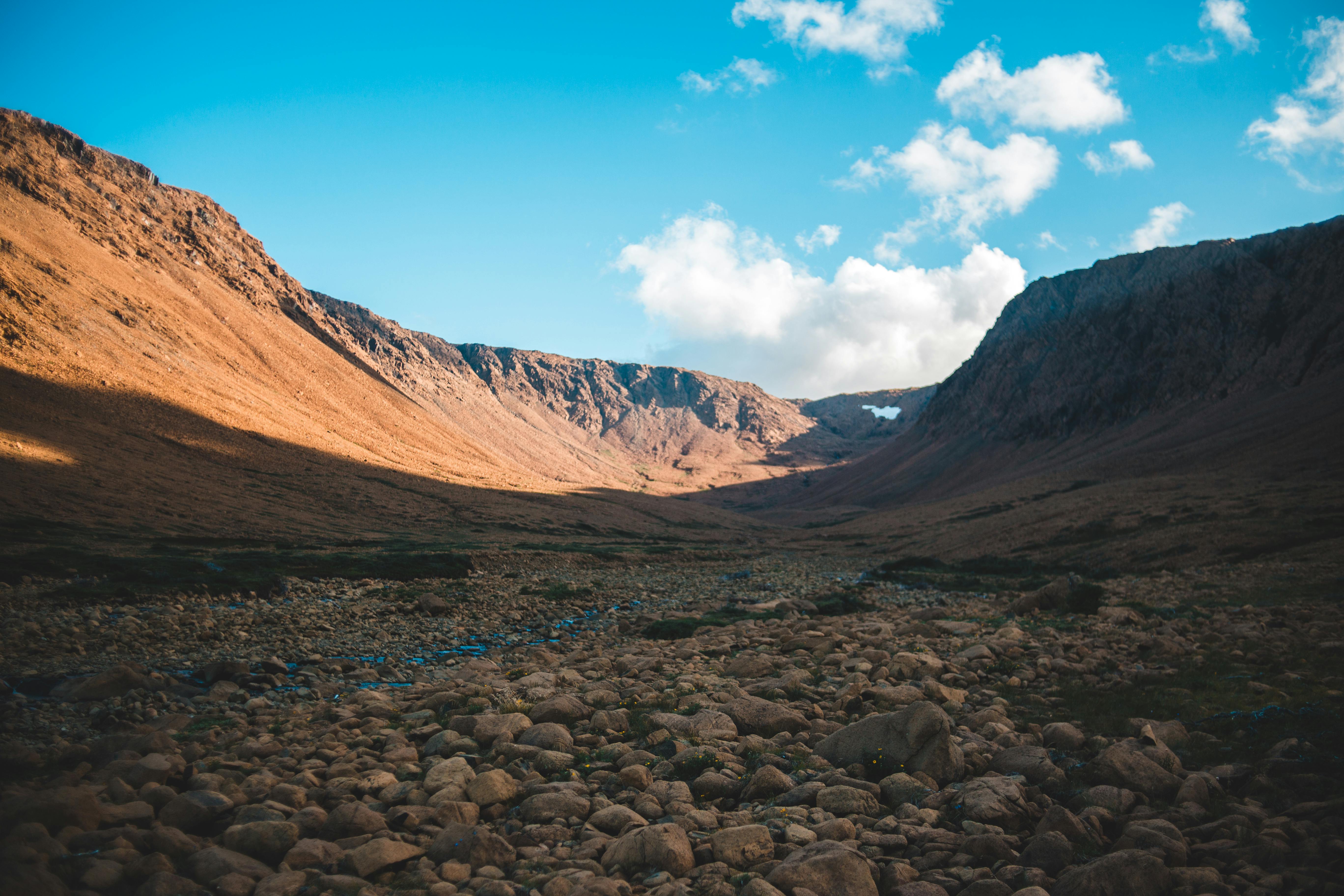 Stony terrain in mountainous terrain · Free Stock Photo