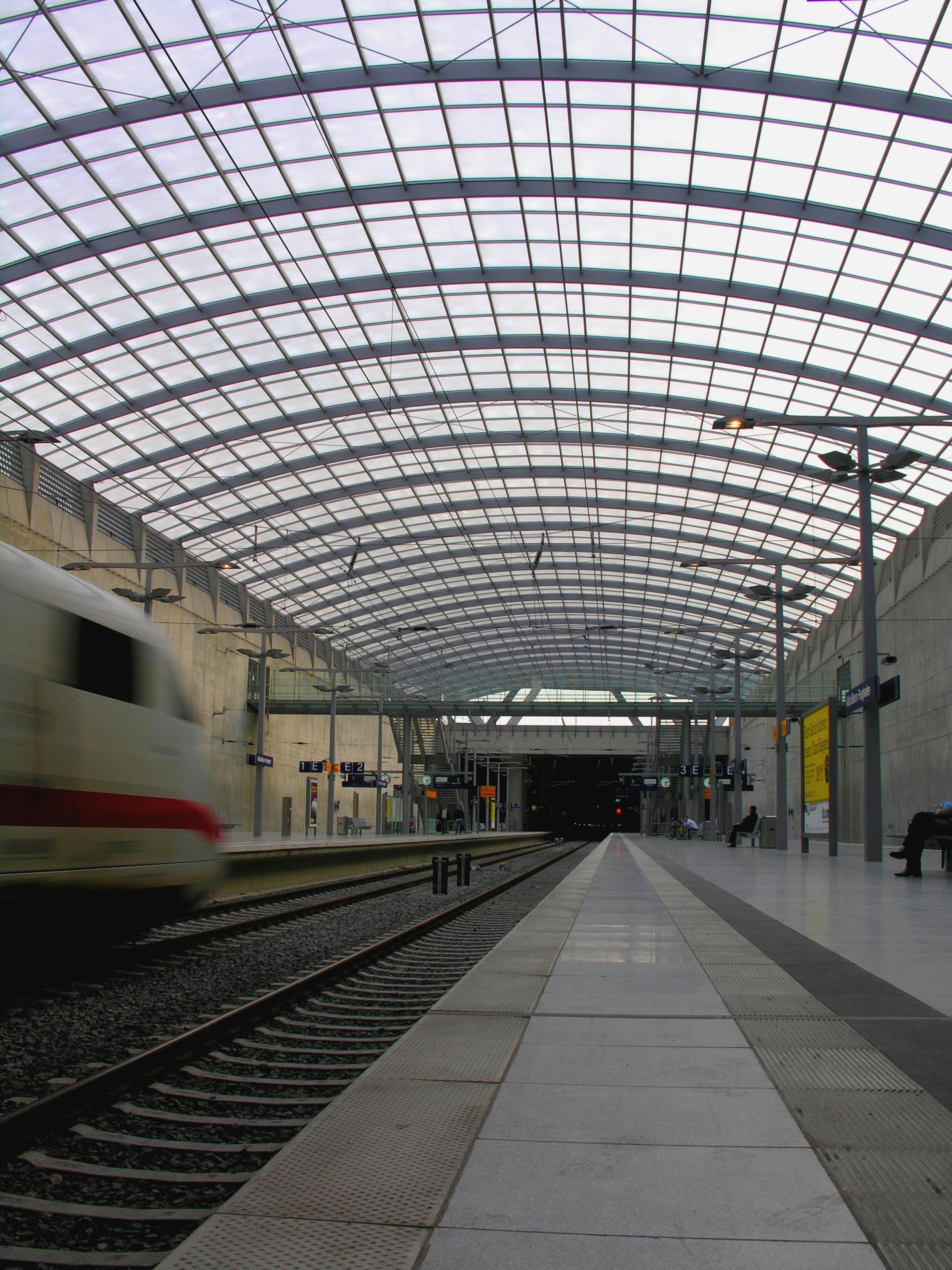 Free stock photo of bahngleis, bahnhof, bahnsteig