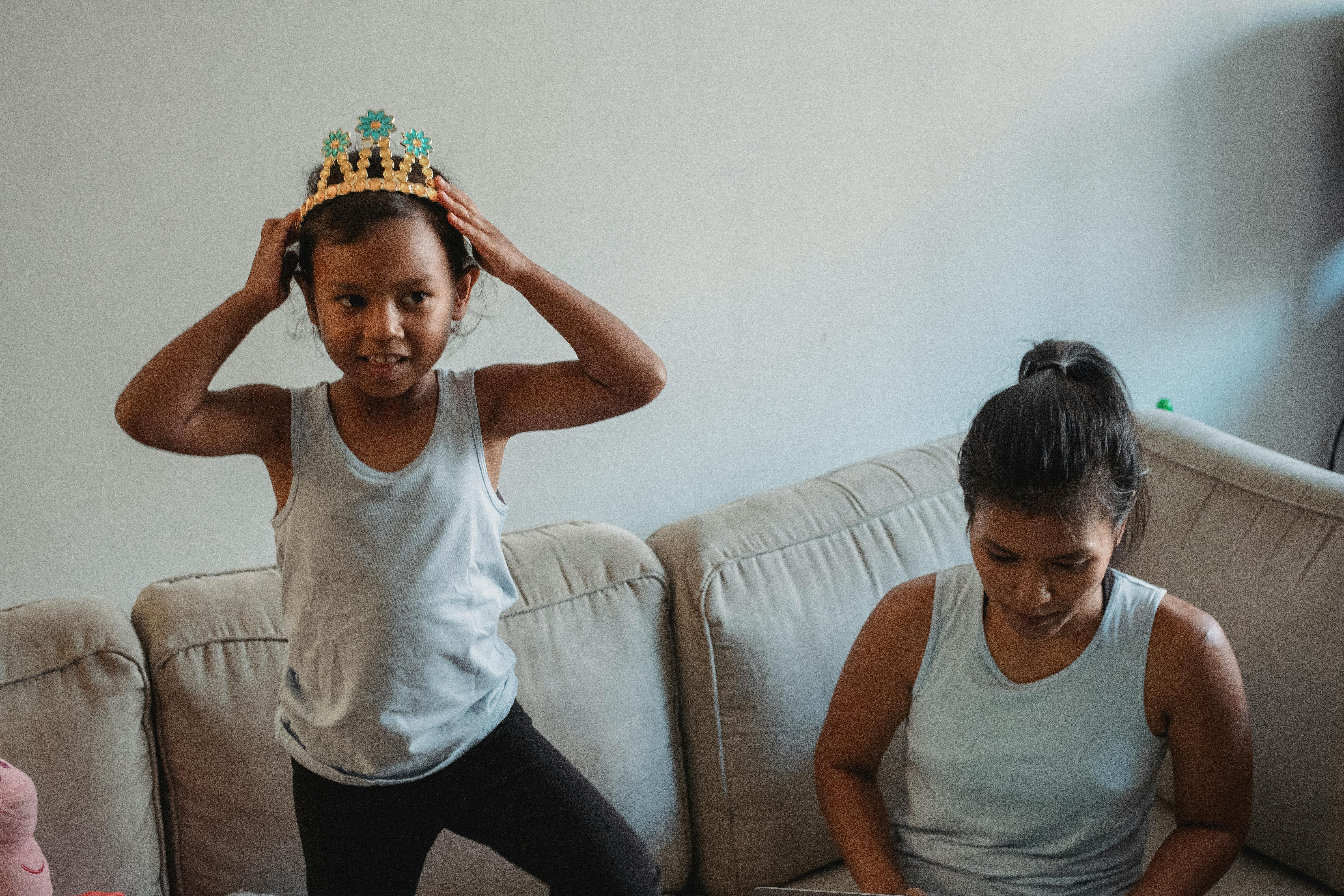 Busy Crown Photos, Download The BEST Free Busy Crown Stock Photos & HD ...