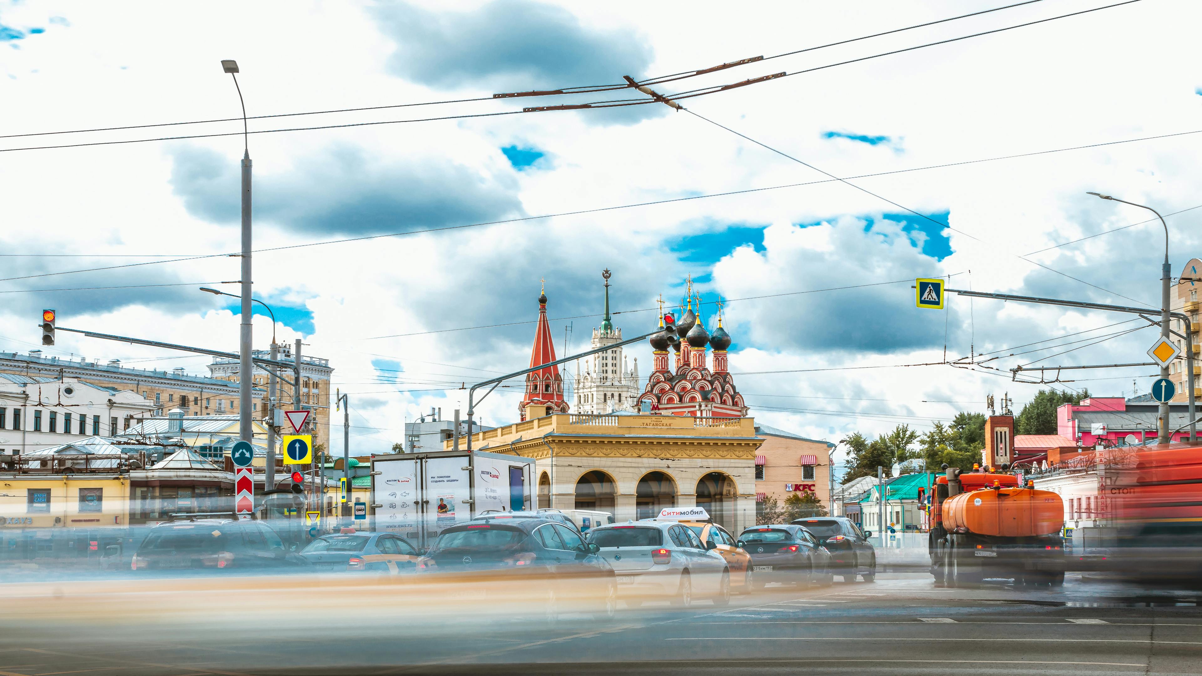 Traffic on Taganskaya Square Road in Moscow Russia · Free Stock Photo