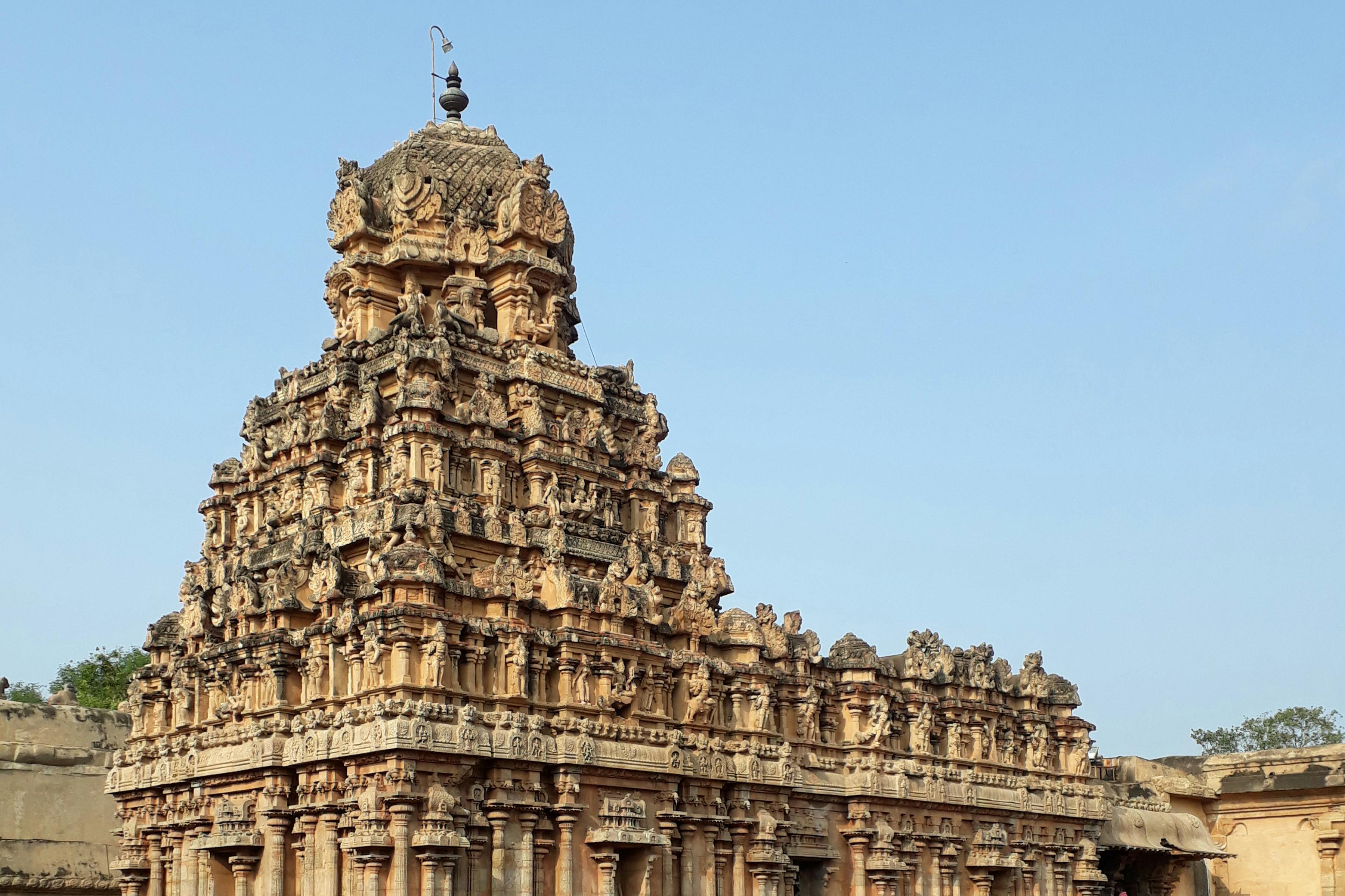 Low-Angle Shot of a Hindu Temple · Free Stock Photo