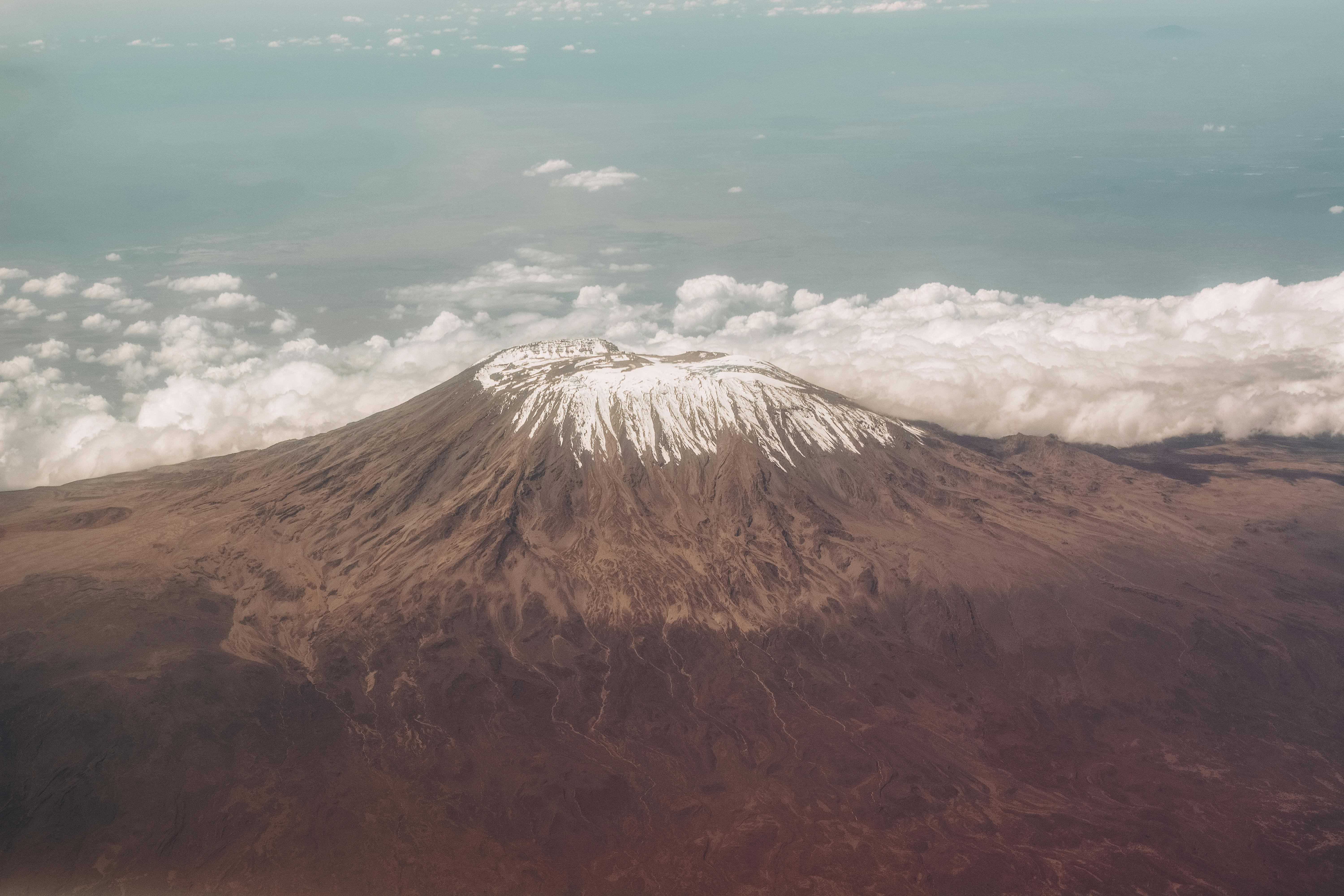 Clouds around Volcano · Free Stock Photo