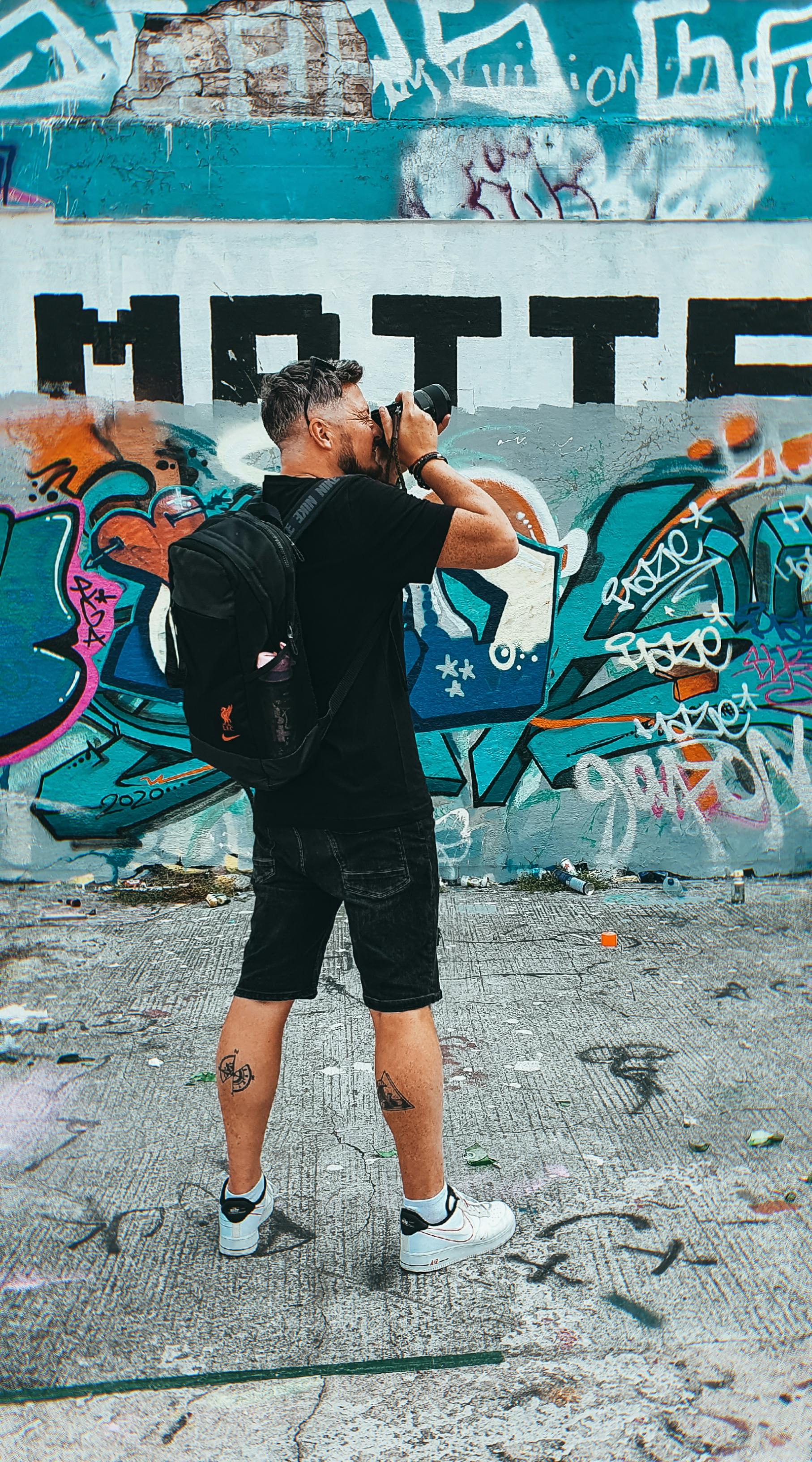 Man Holding and Capturing Images Around Him · Free Stock Photo