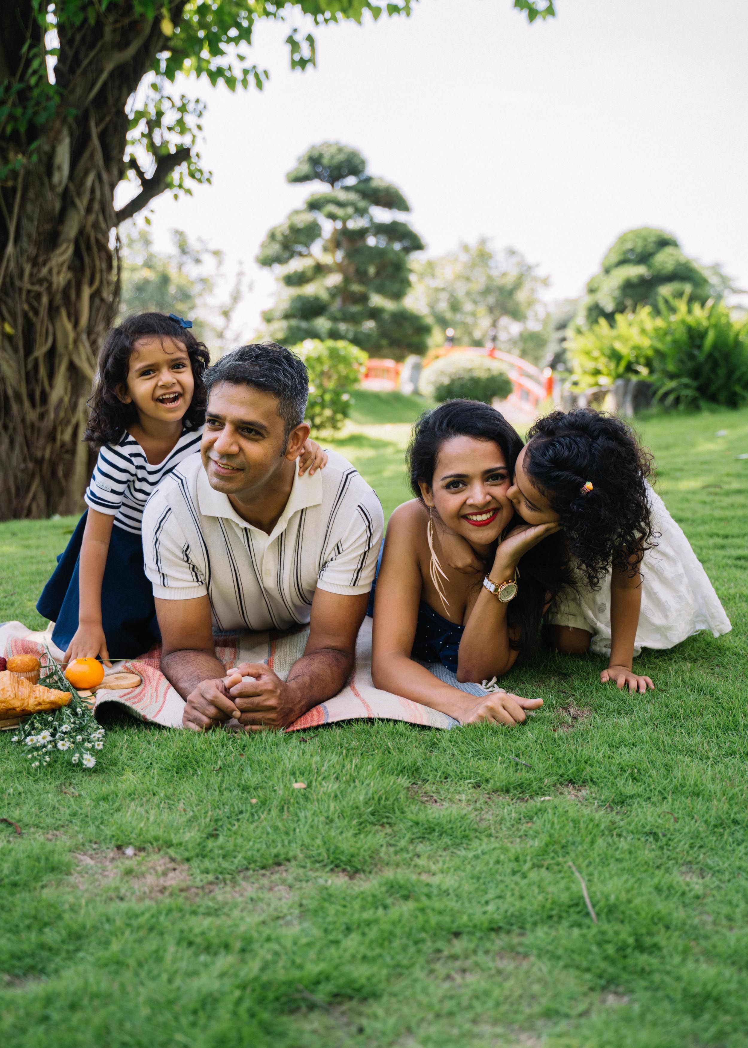 Family Picnic Photos, Download The BEST Free Family Picnic Stock Photos ...