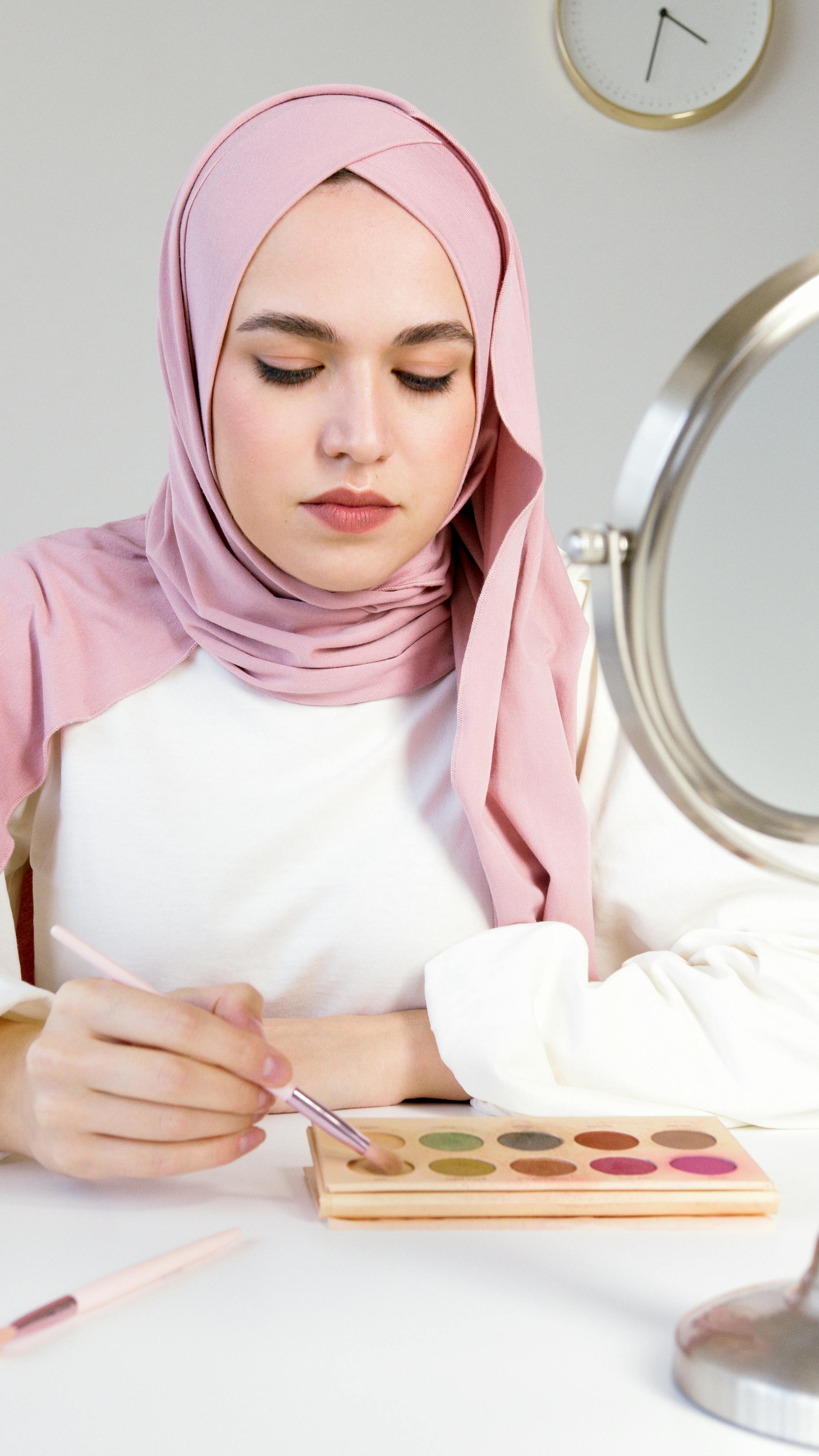 Cosmetics Muslim Photos, Download The BEST Free Cosmetics Muslim Stock ...