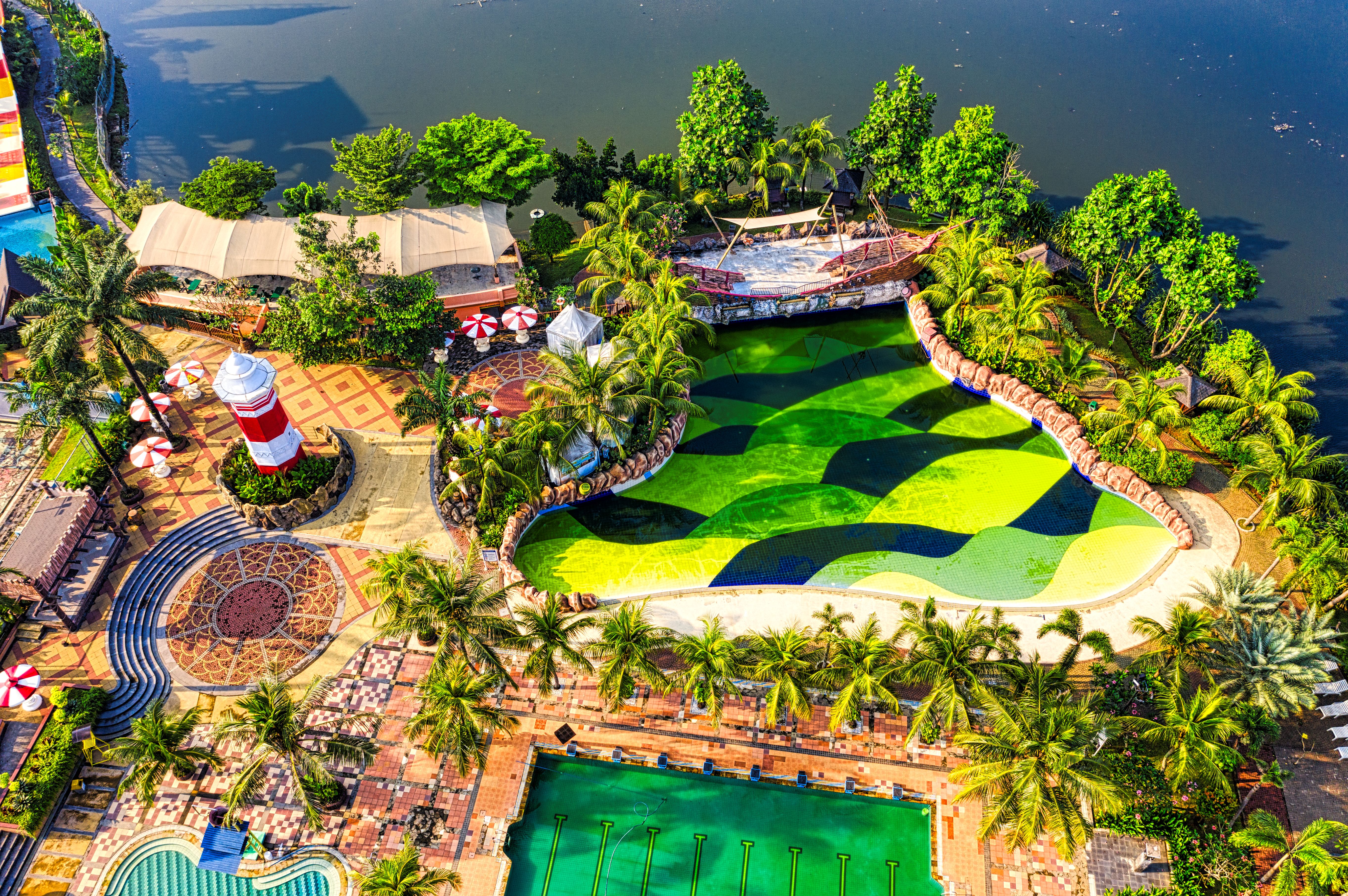 Bird's Eye View of Resort · Free Stock Photo