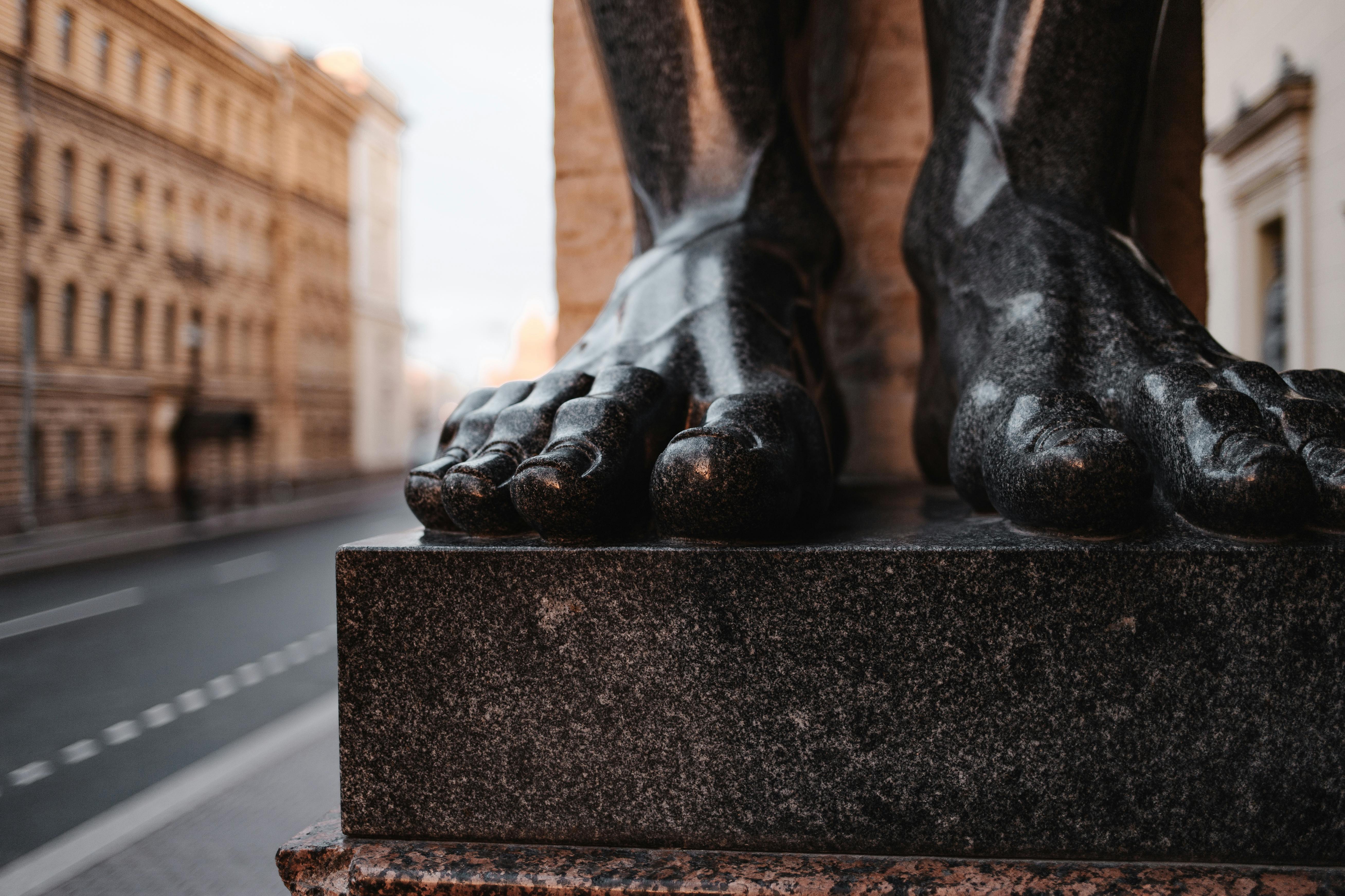 Close up of Sculpture Toes · Free Stock Photo