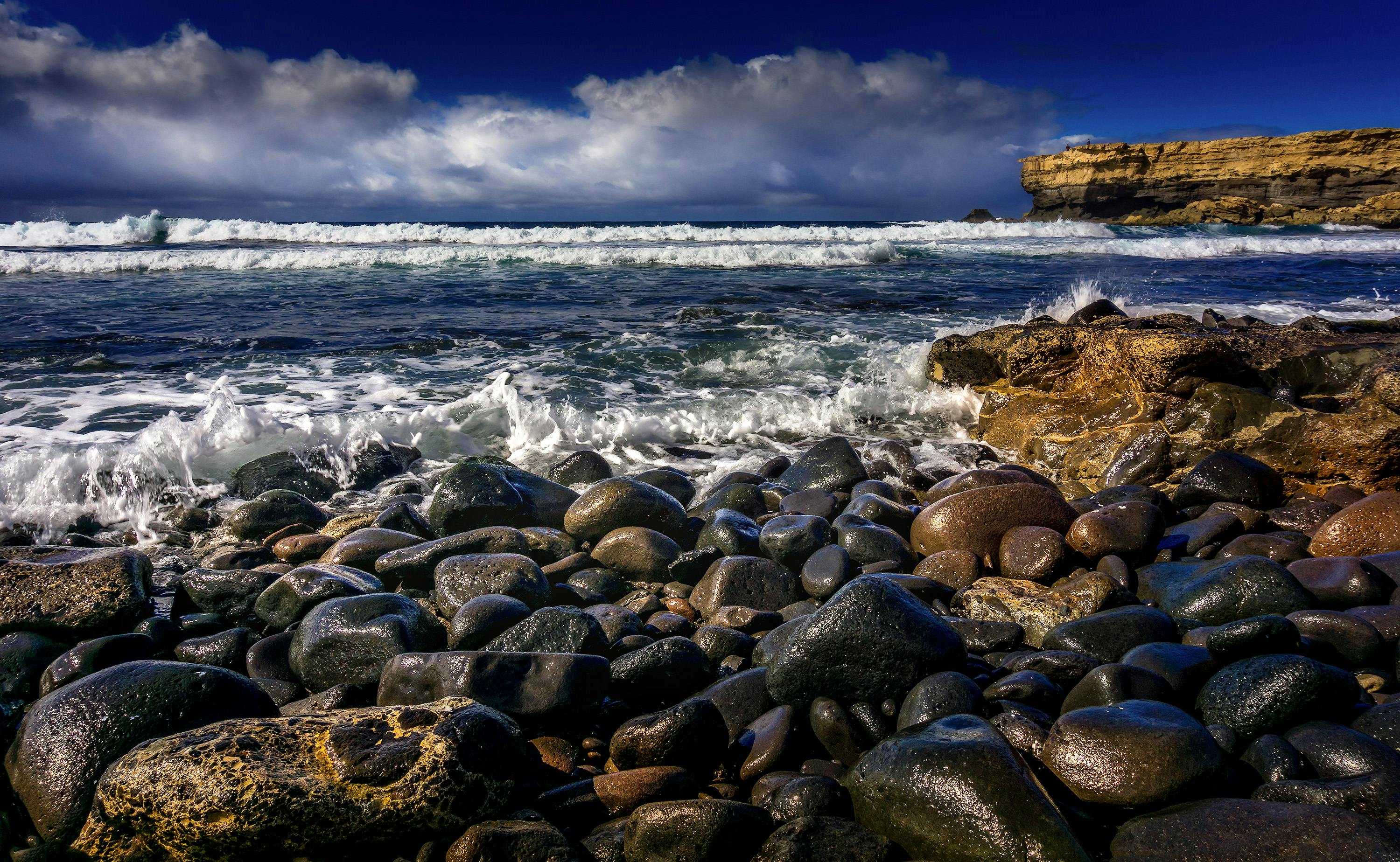 Photo of Ocean Waves Crashing on Rocks · Free Stock Photo