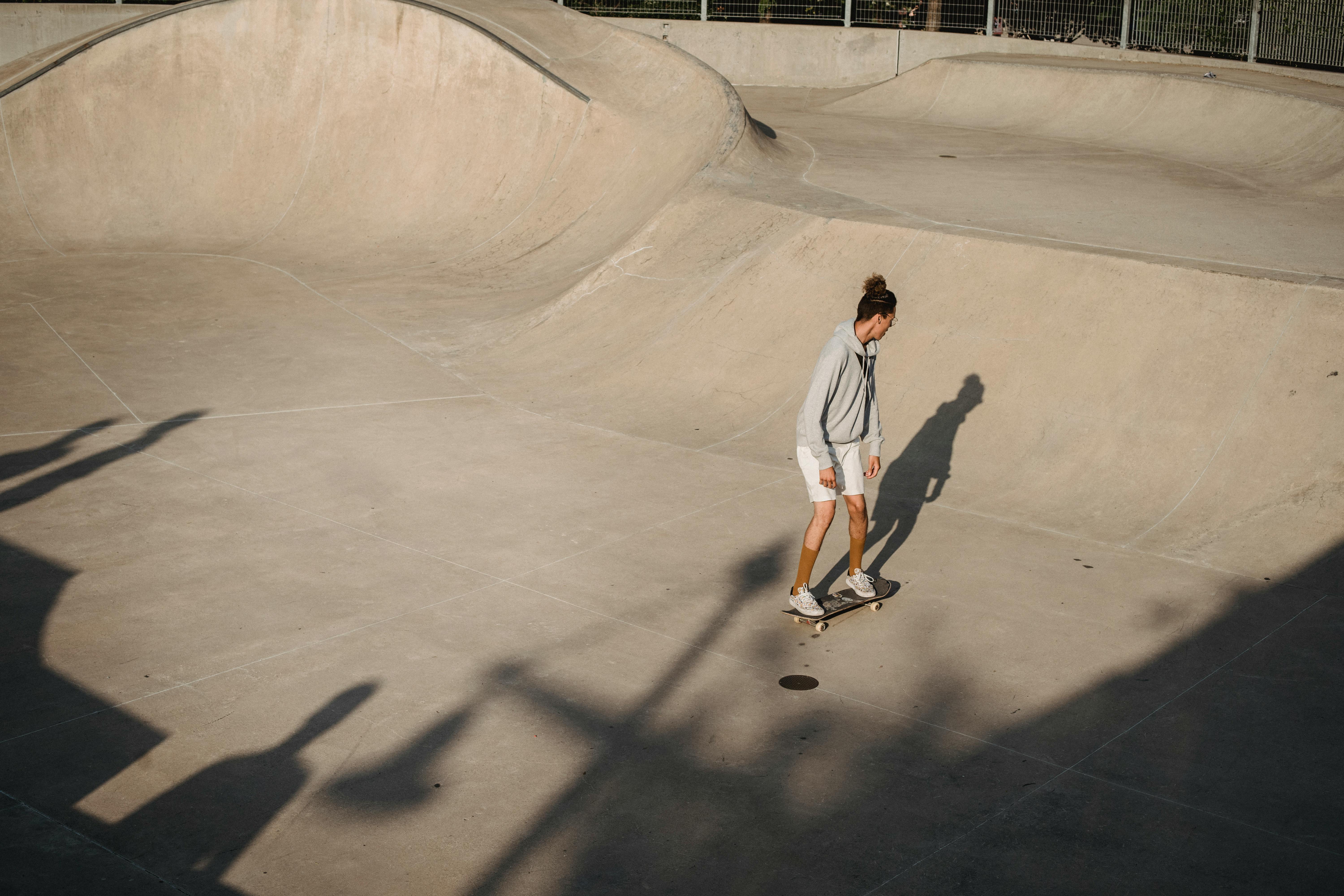 Guy Skating Photos, Download The BEST Free Guy Skating Stock Photos ...