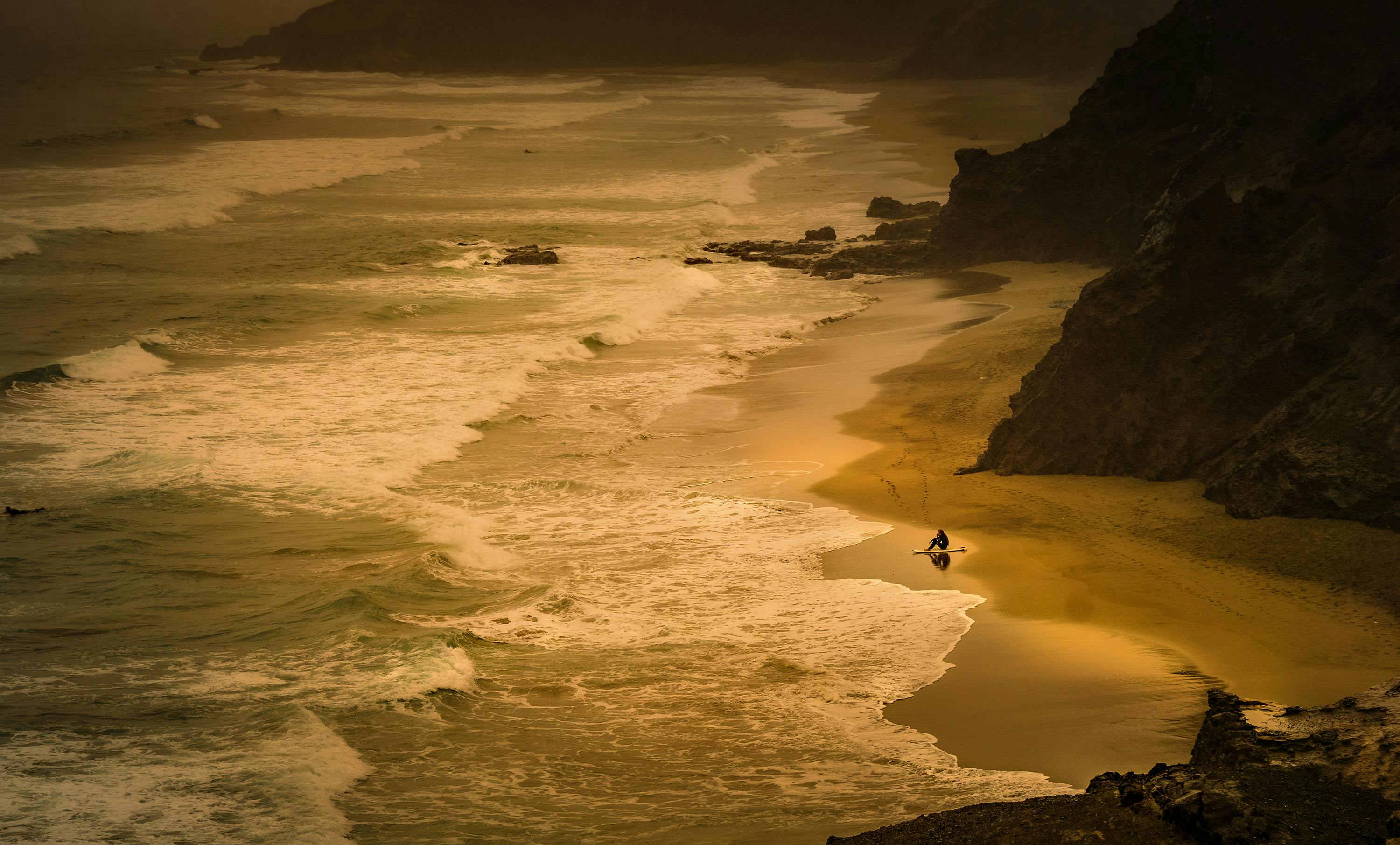 Rocks near Beach · Free Stock Photo