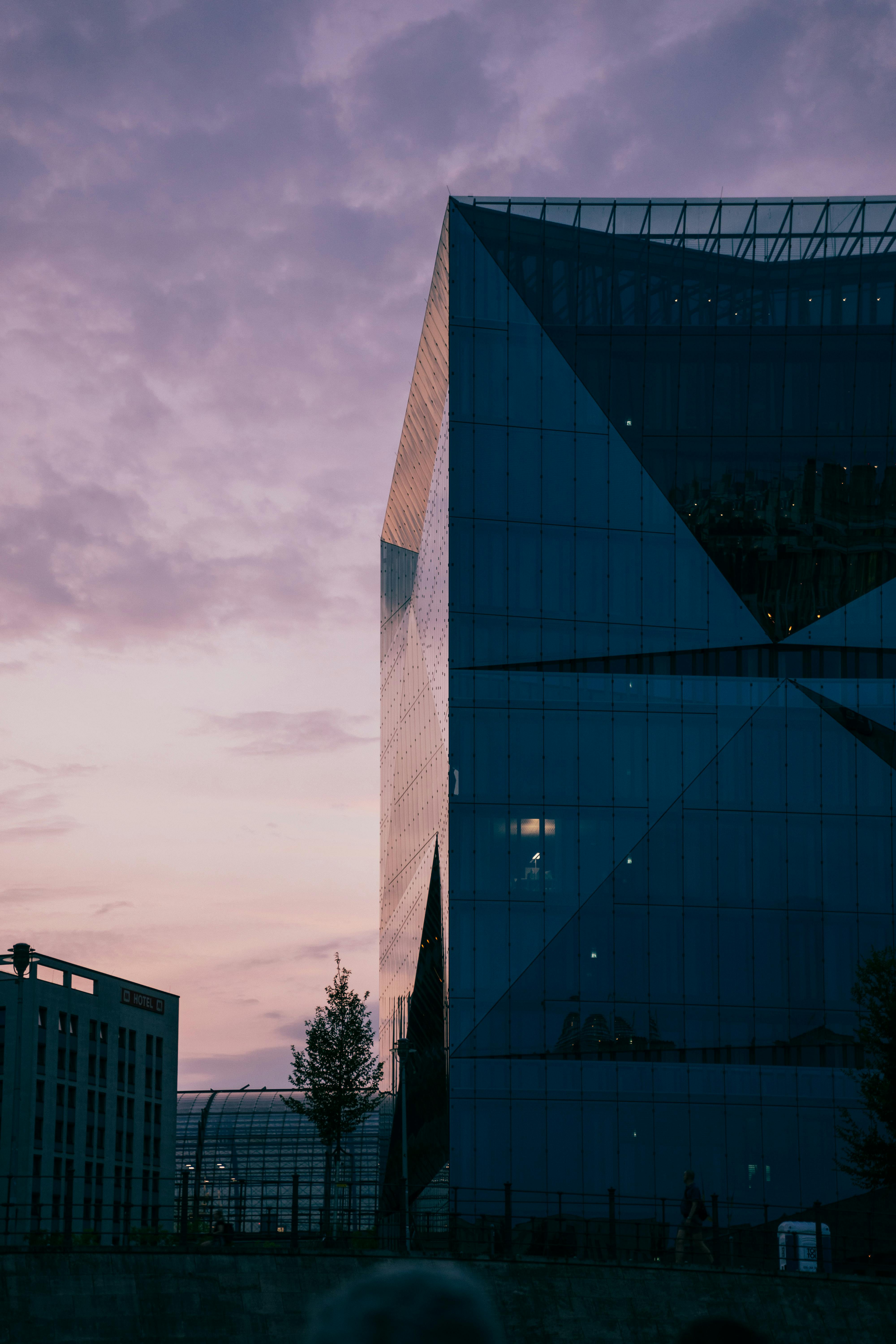 Beautiful Glass Building · Free Stock Photo