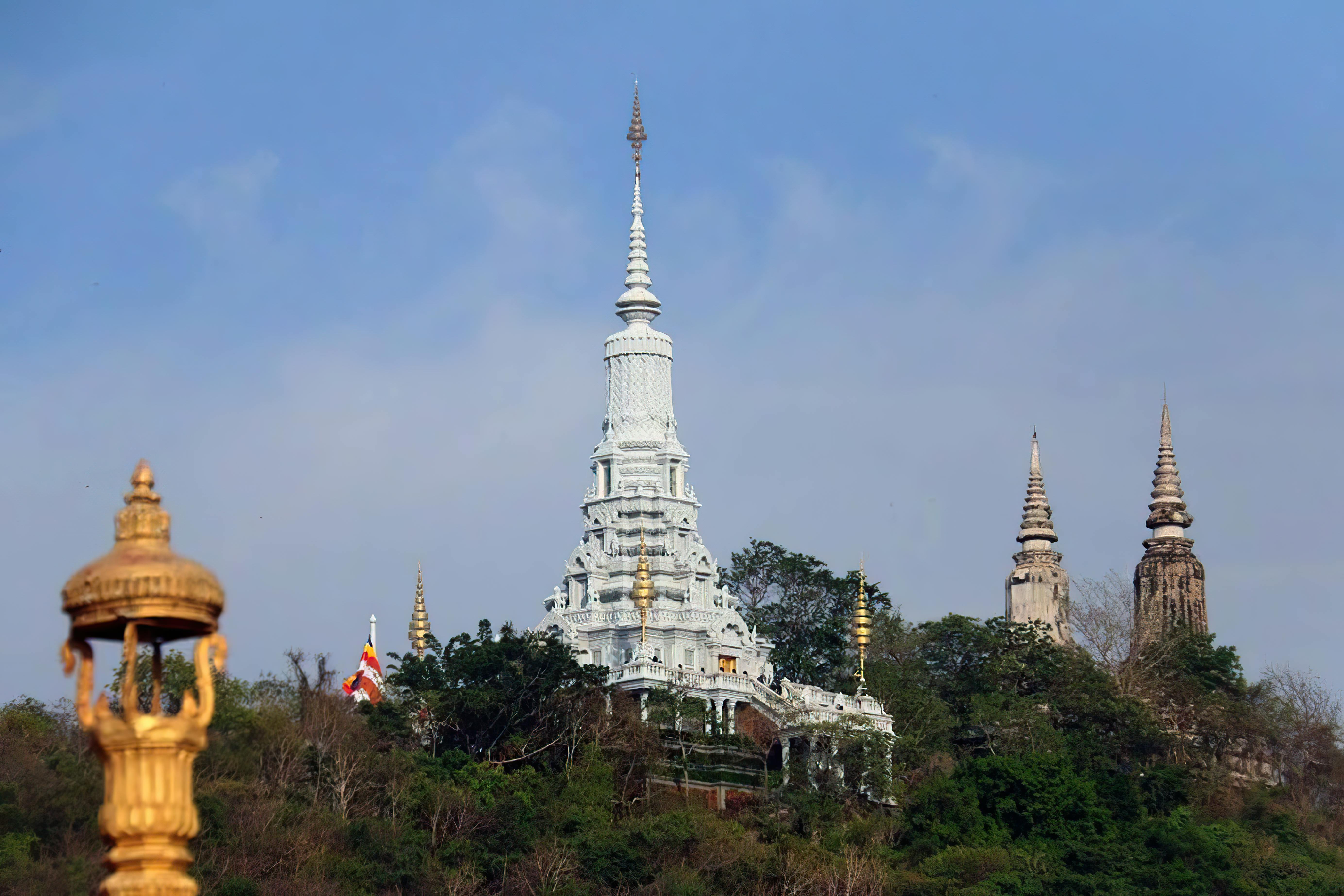 Low Angle Shot of Oudong Temple · Free Stock Photo
