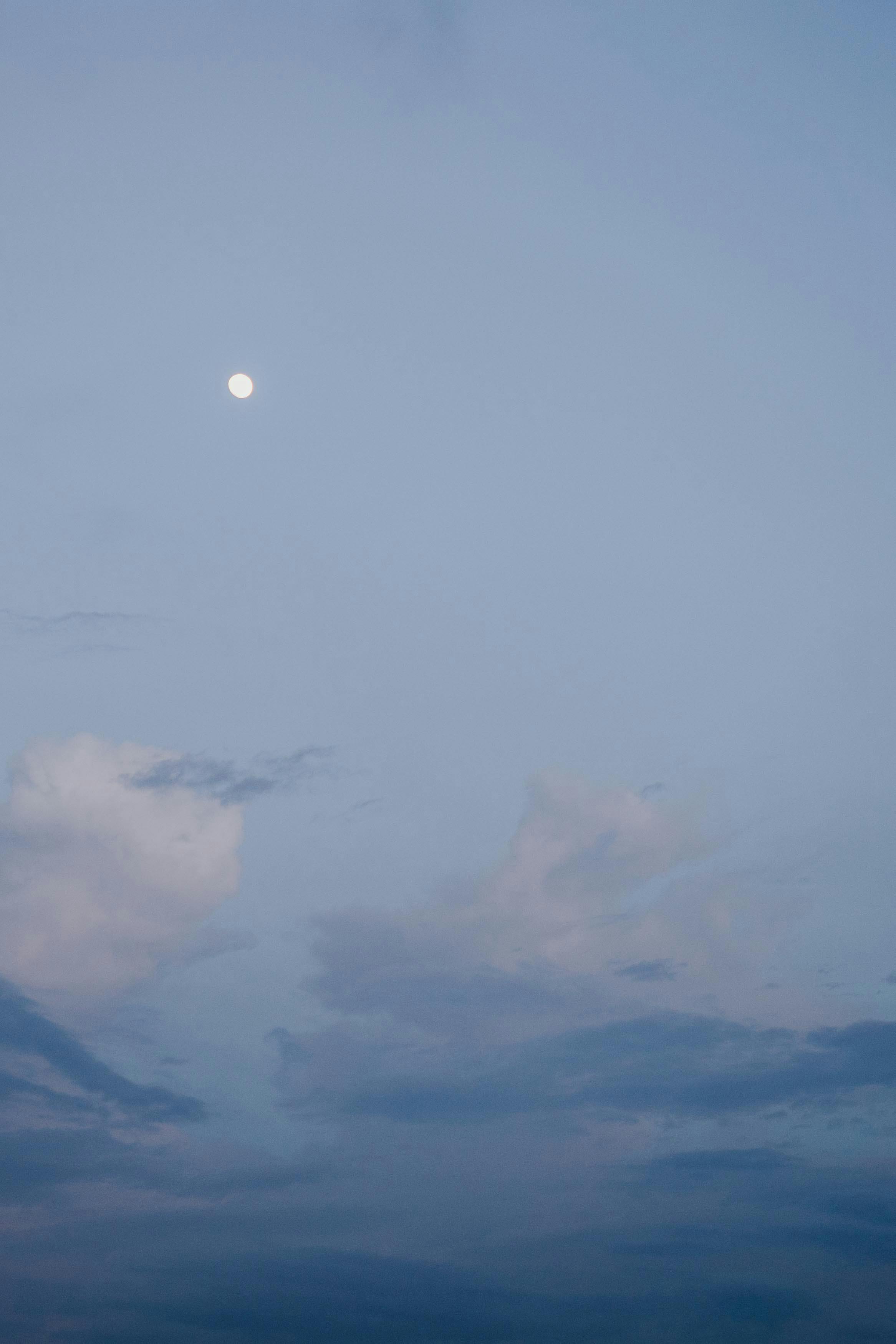 Full Moon over Clouds · Free Stock Photo