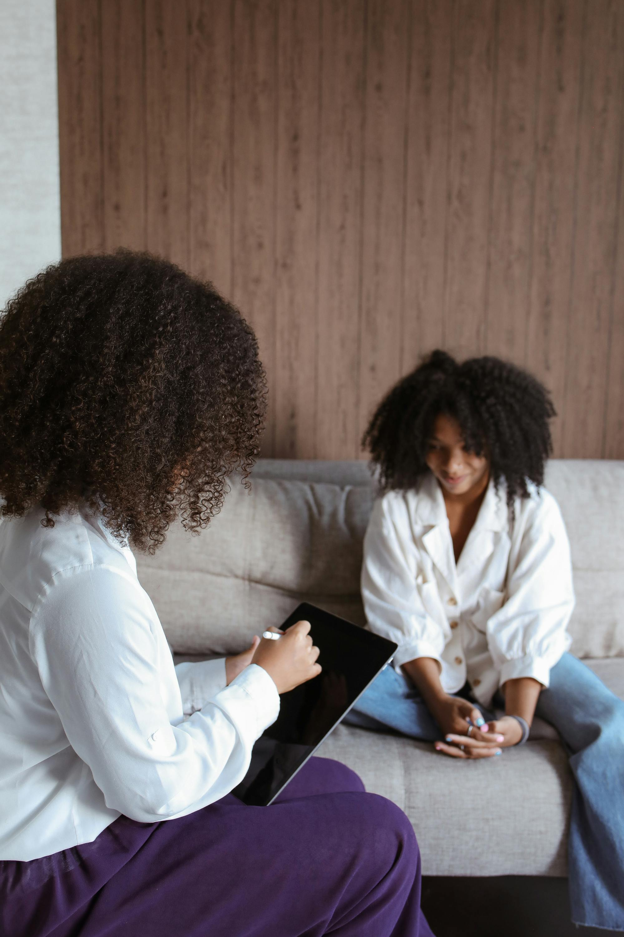 People in a Psychotherapy Session with a Psychologist · Free Stock Photo