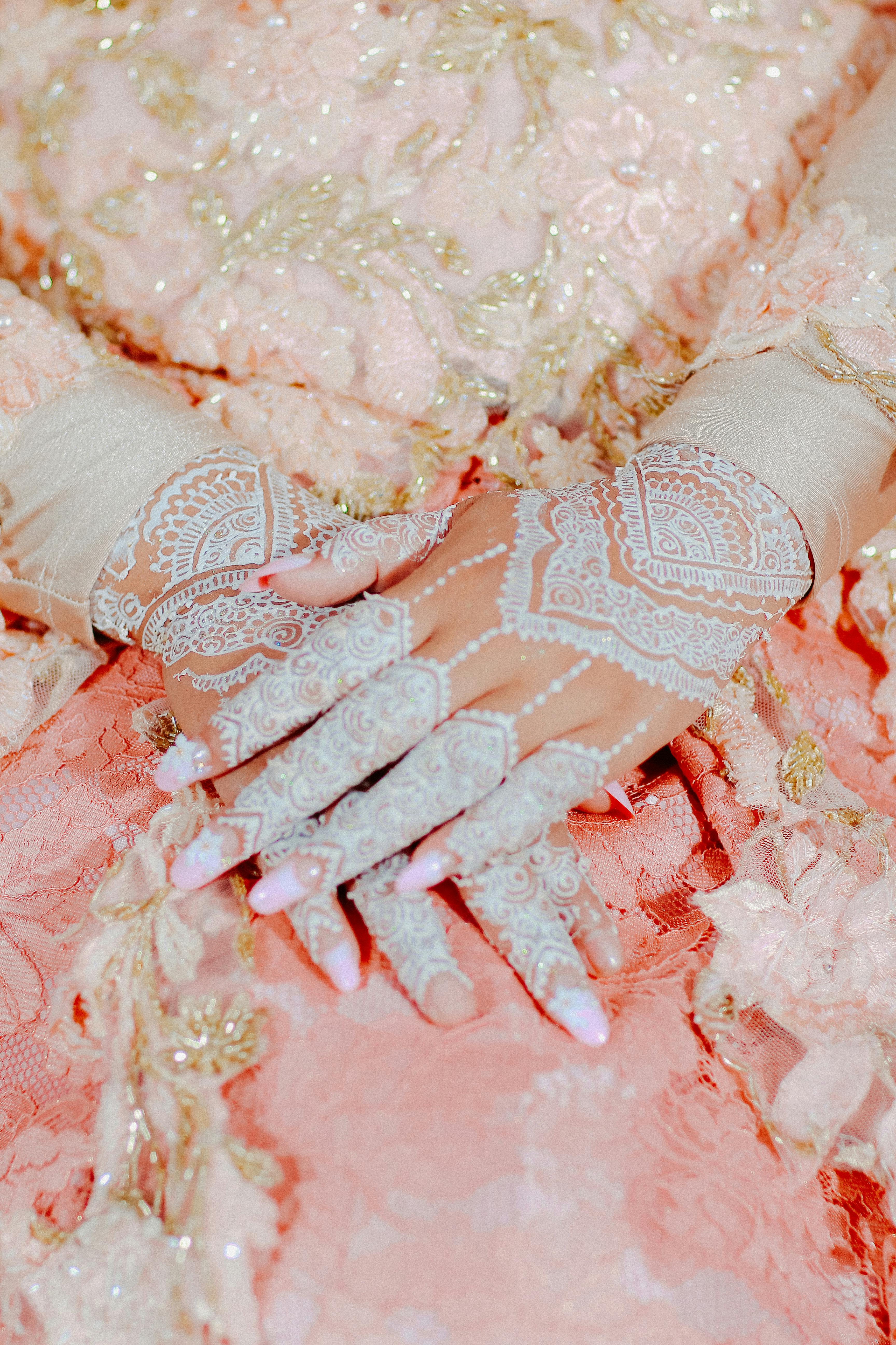 Close-up of Woman Hands with Mehndi · Free Stock Photo