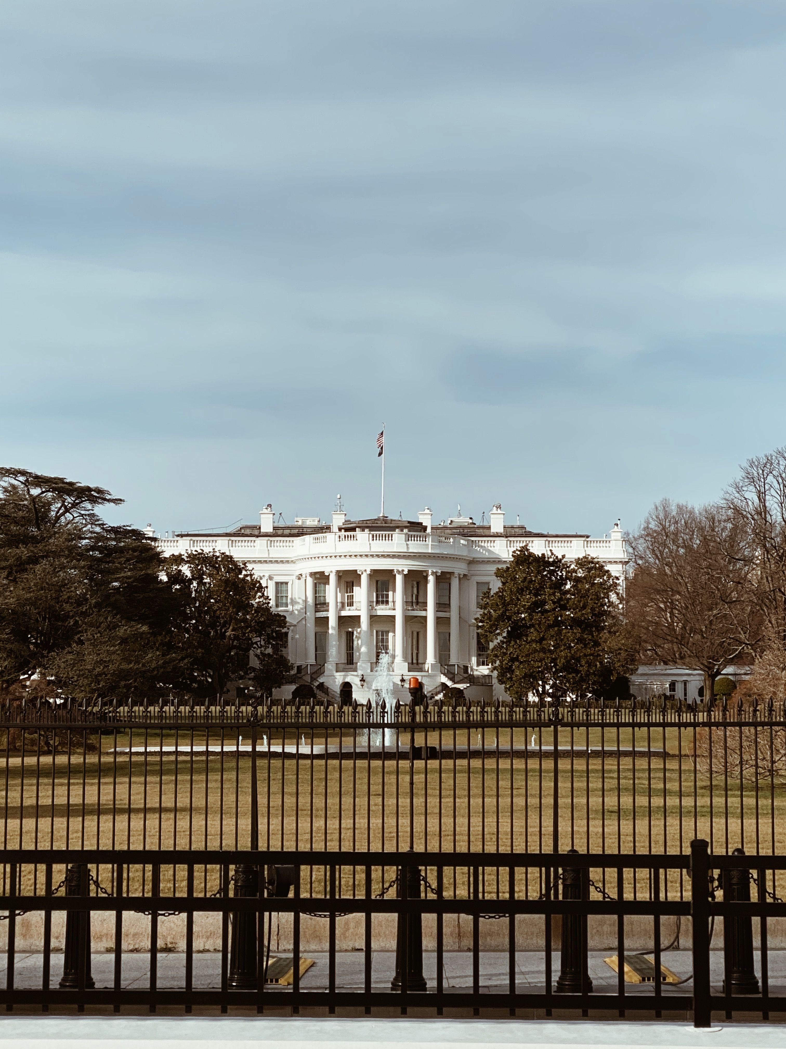 204,198+ Best Free White house Stock Photos & Images · 100% Royalty ...