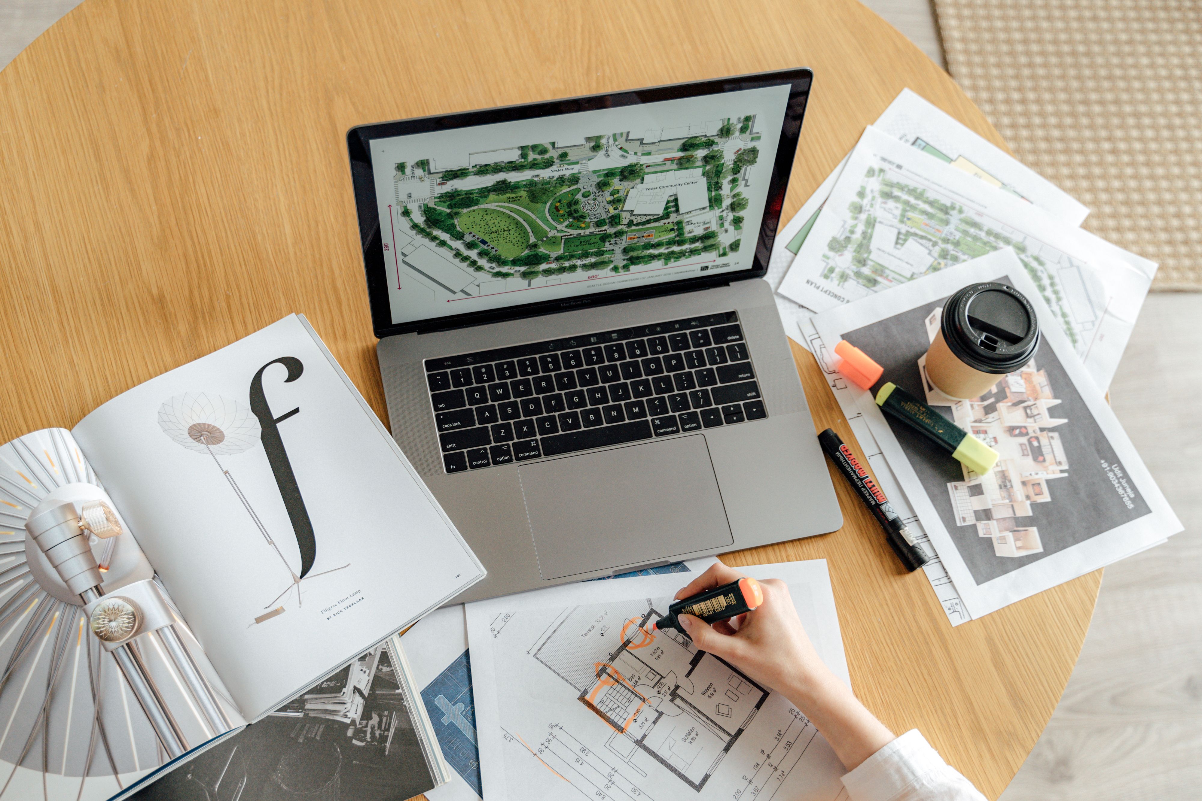 Markers Photos, Download The BEST Free Markers Stock Photos & HD Images