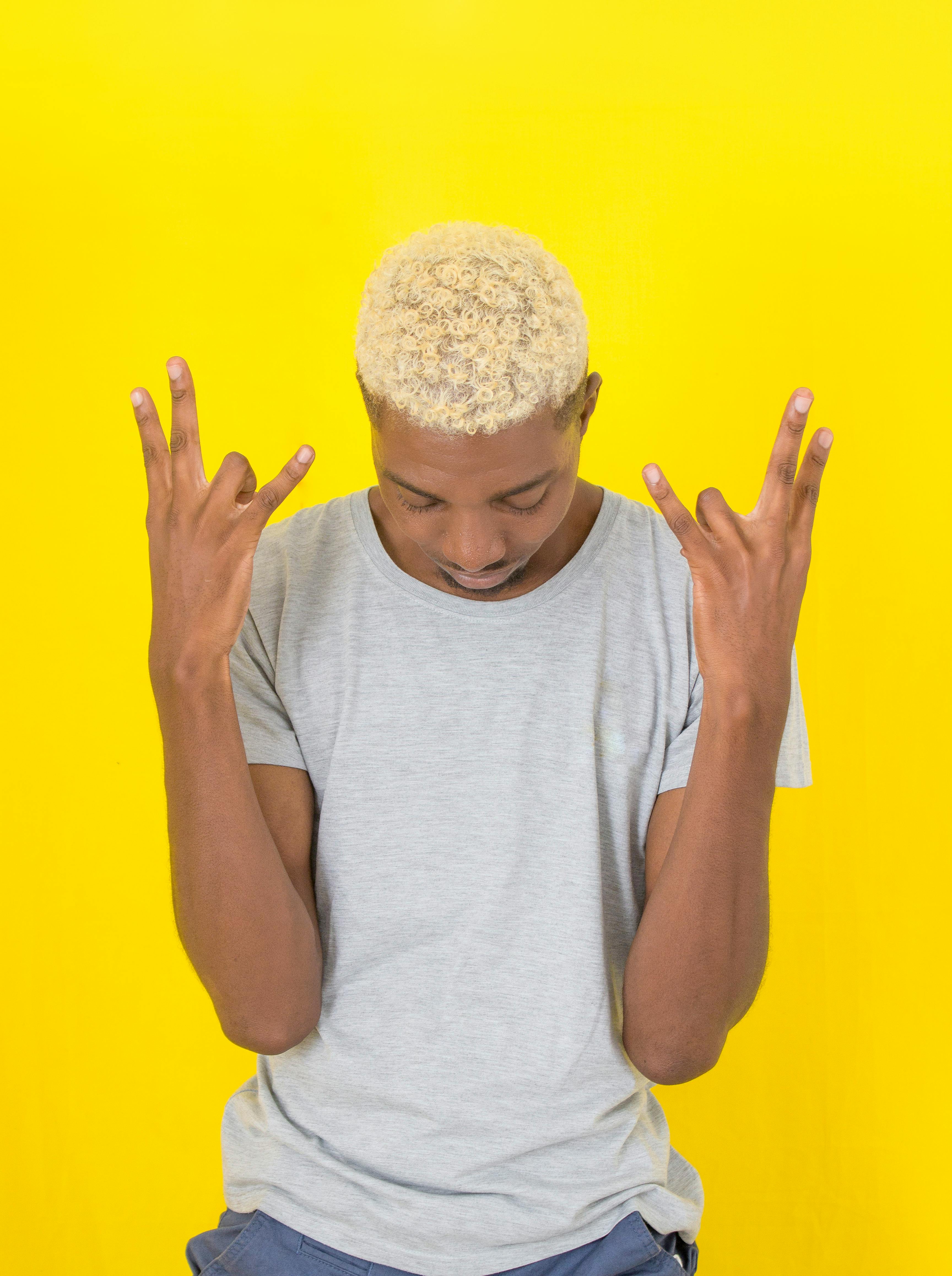 44,497+ Best Free Body language Stock Photos & Images · 100% Royalty ...