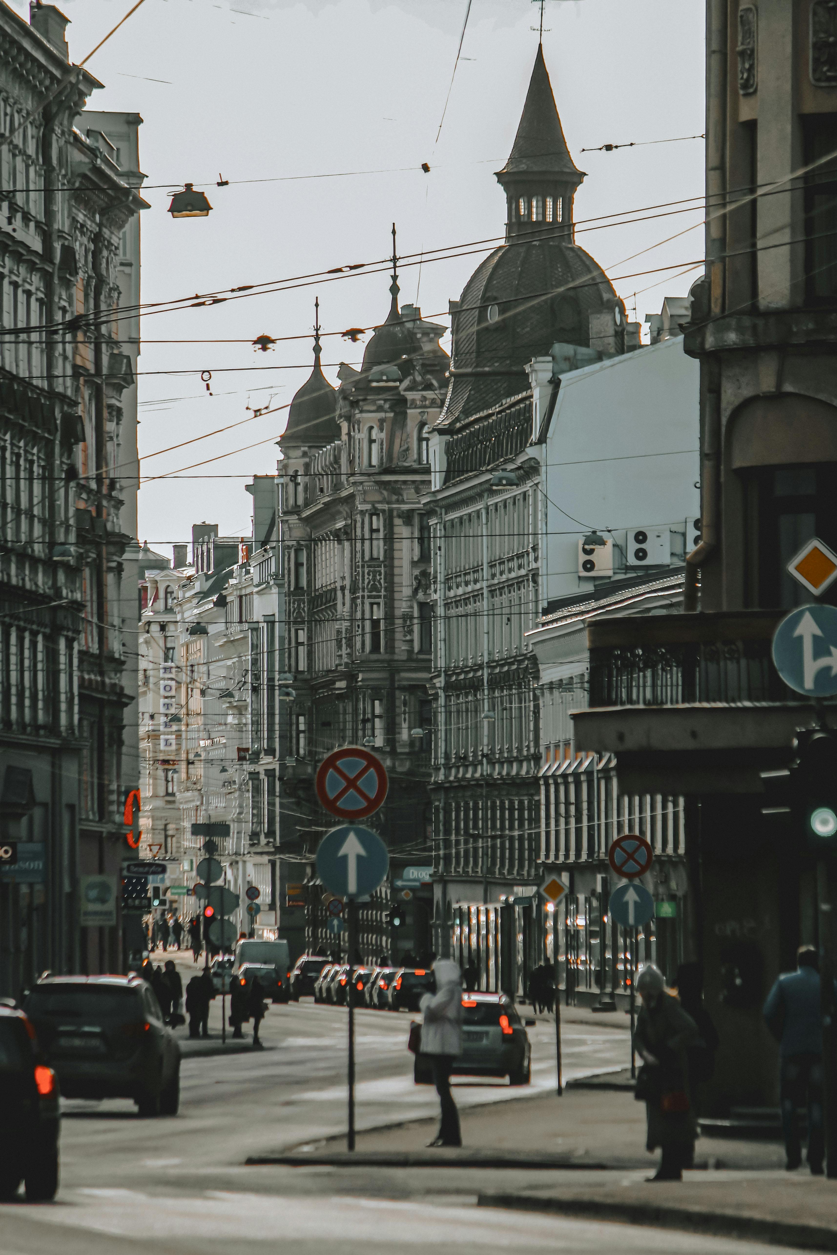 Cables between Buildings · Free Stock Photo