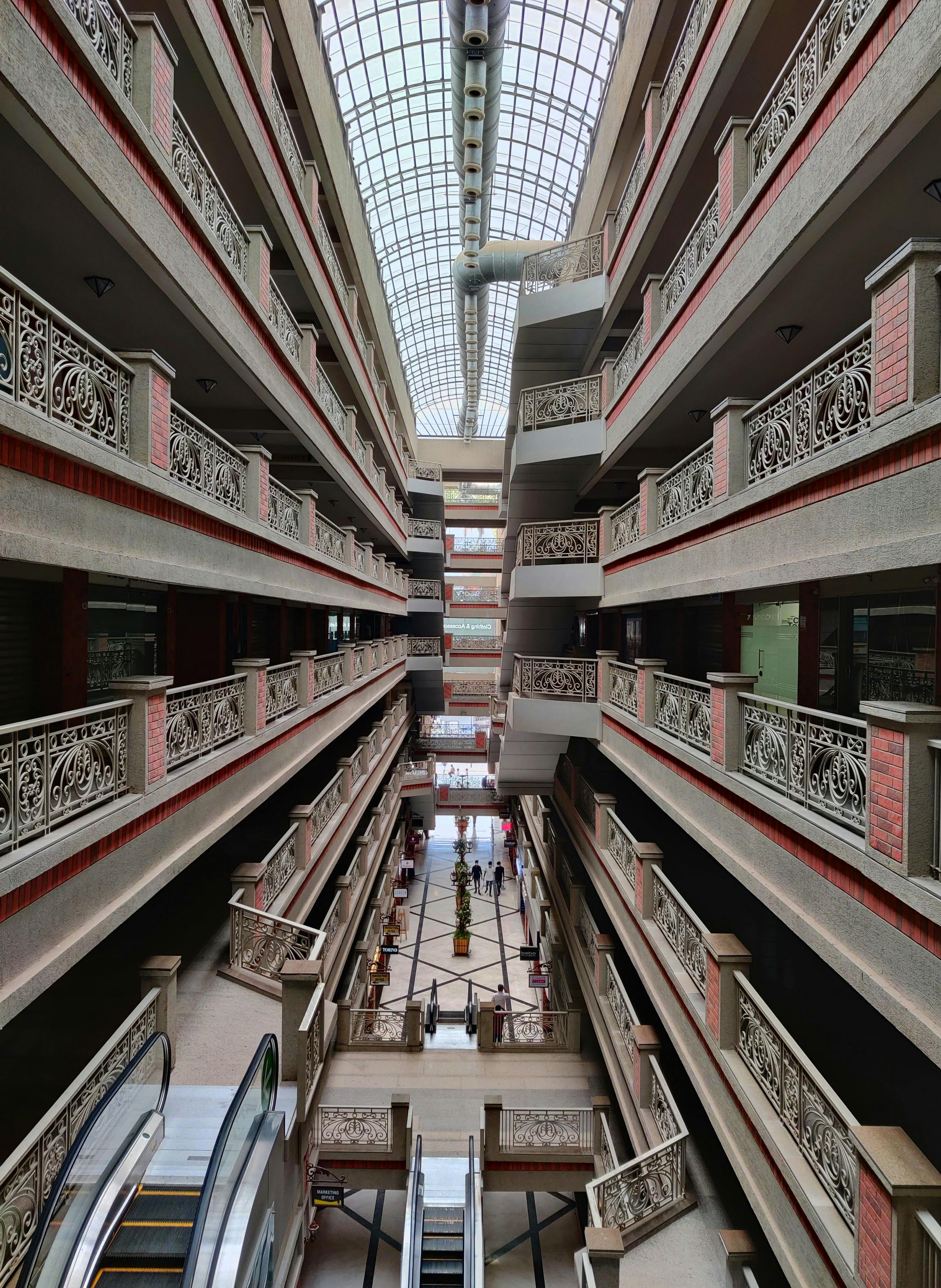 Empty Malls Photos, Download The BEST Free Empty Malls Stock Photos ...