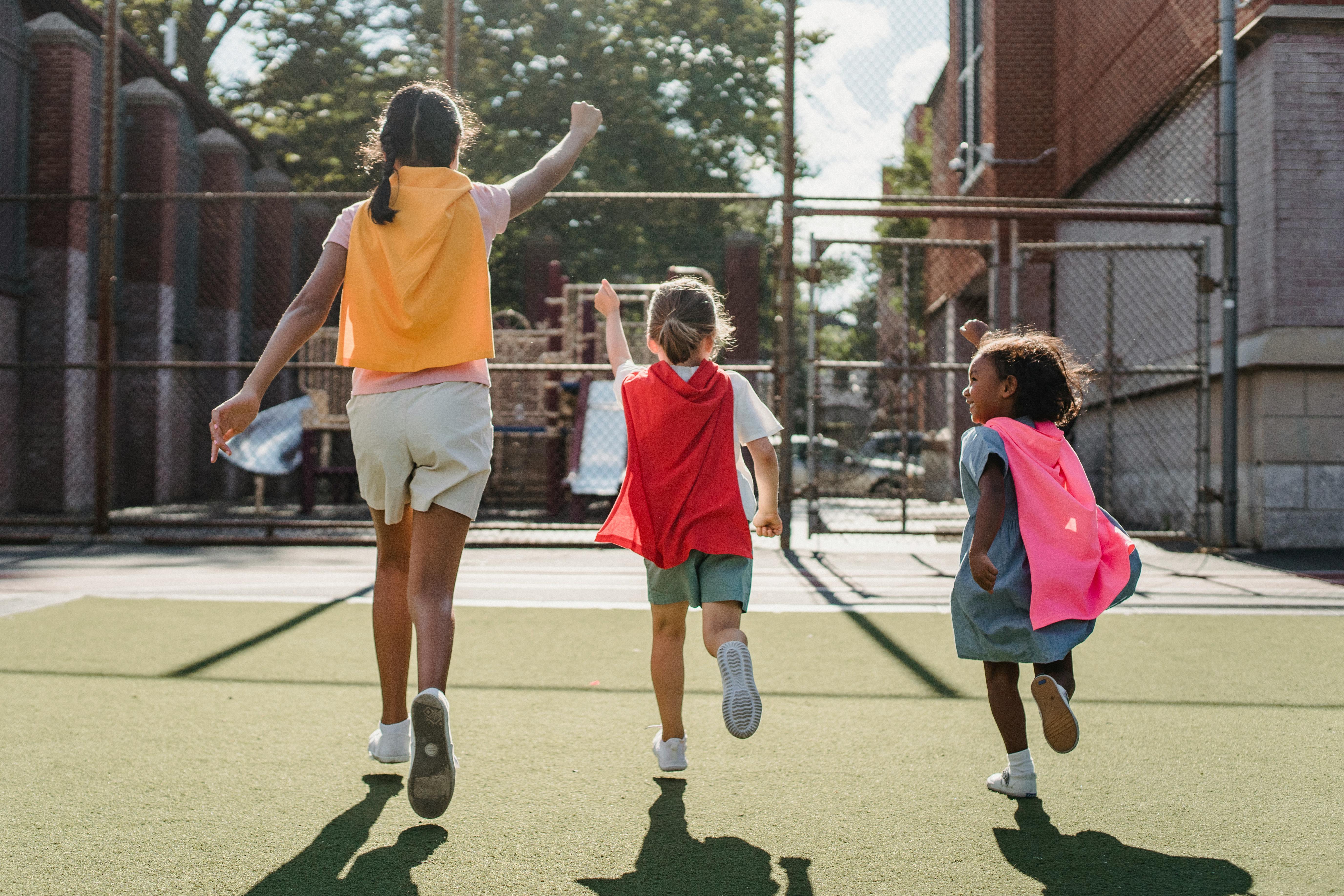 Little Girls Playing Prete · Free Stock Photo