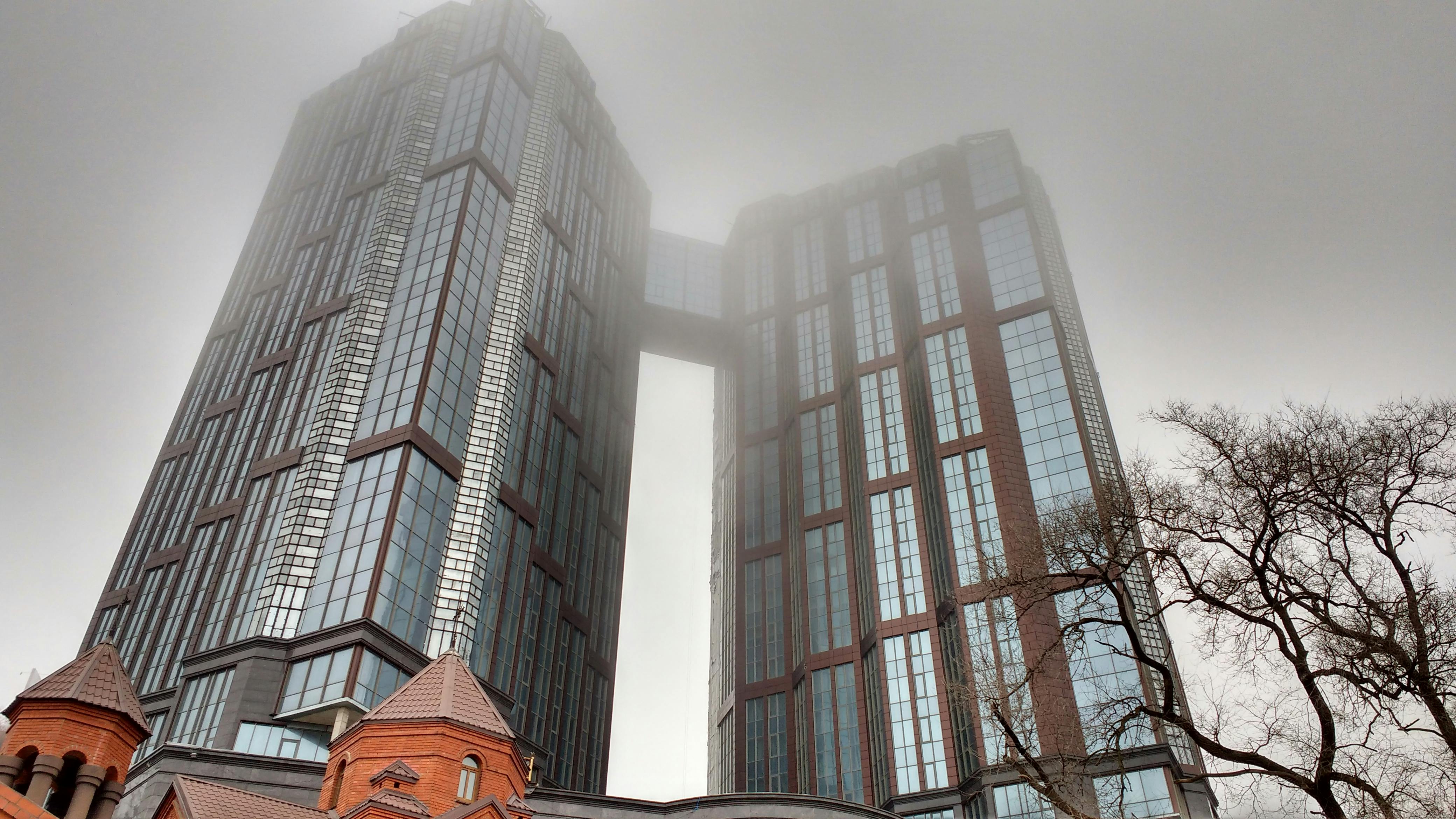 White Facade Buildings in Fog · Free Stock Photo