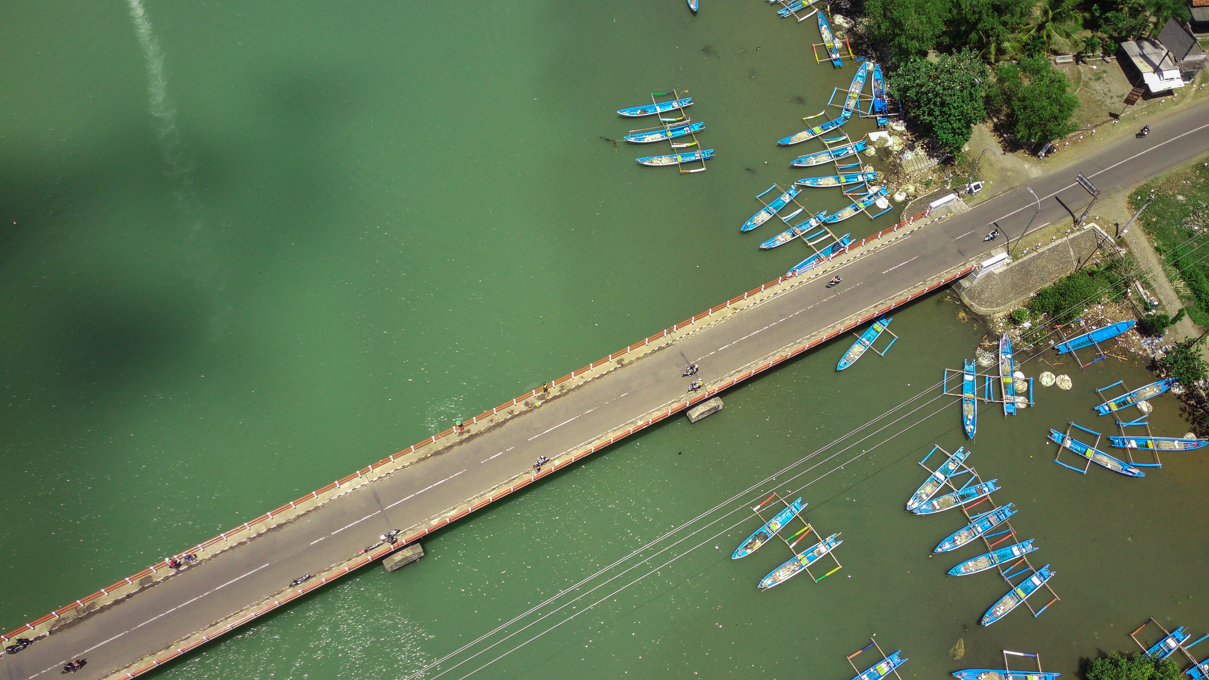 Birds Eye View of Wooden Boats on River Canals · Free Stock Photo