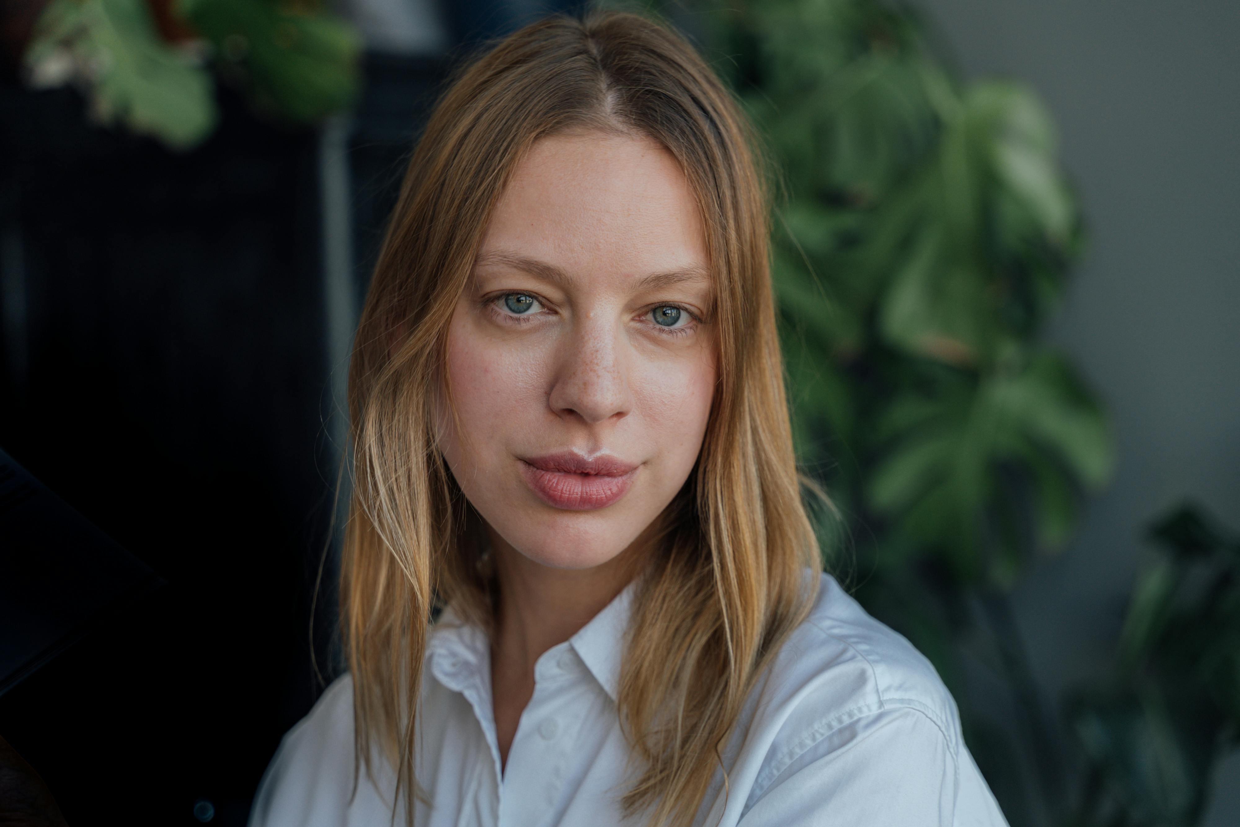 Beautiful Woman with Gray Eyes · Free Stock Photo