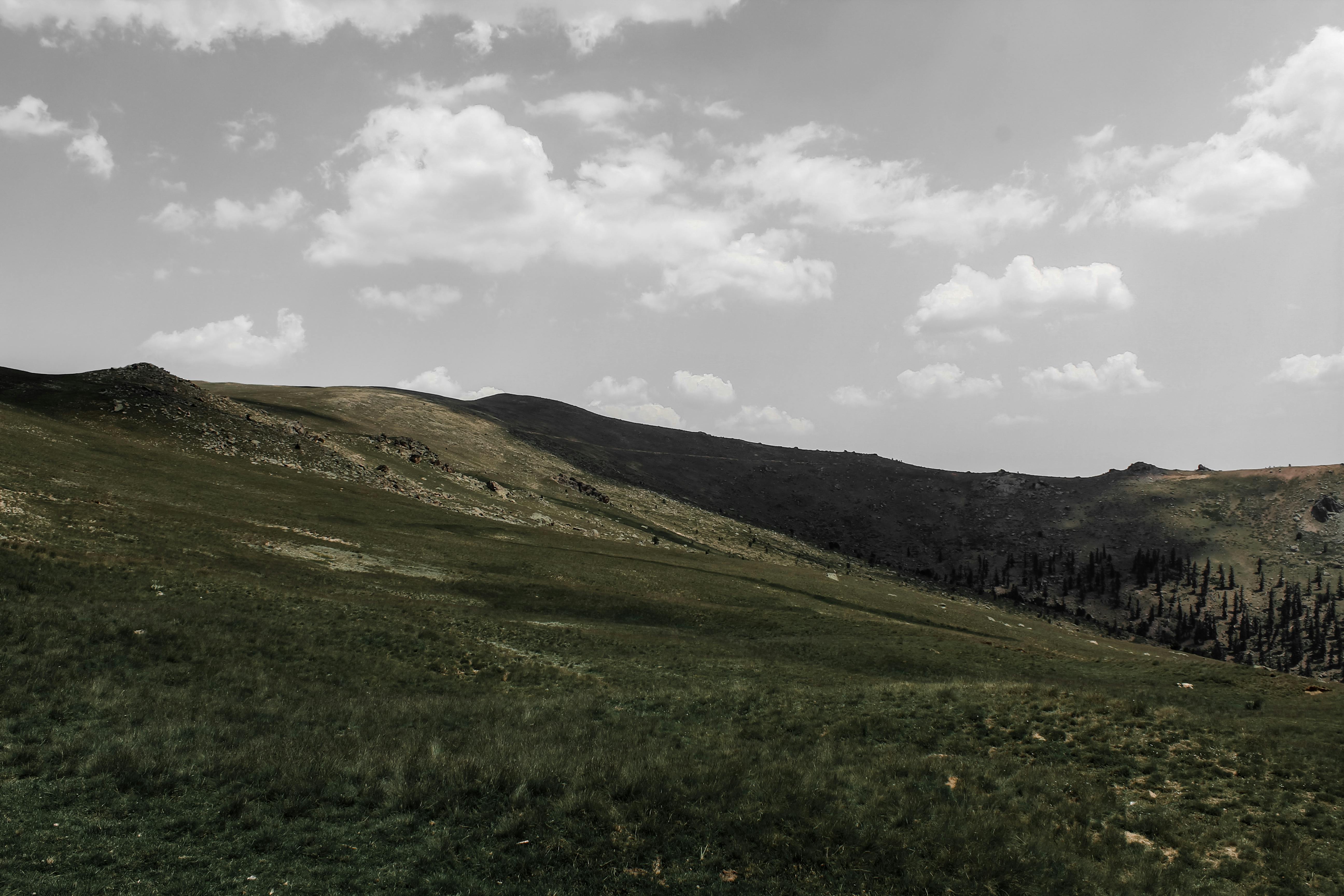 Empty Mountain Fields · Free Stock Photo