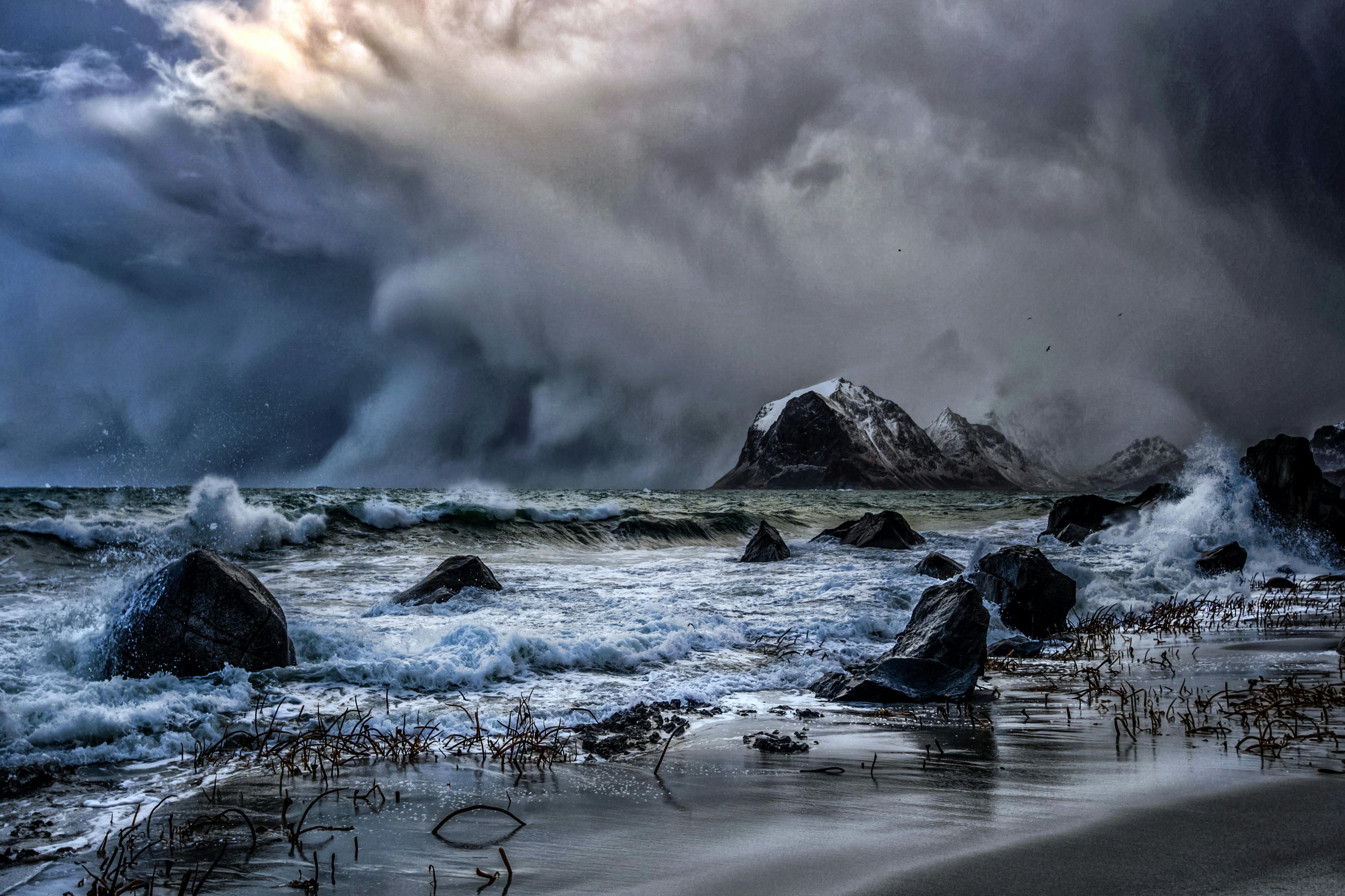 1000+ Beautiful Ocean Storm Photos · Pexels · Free Stock Photos