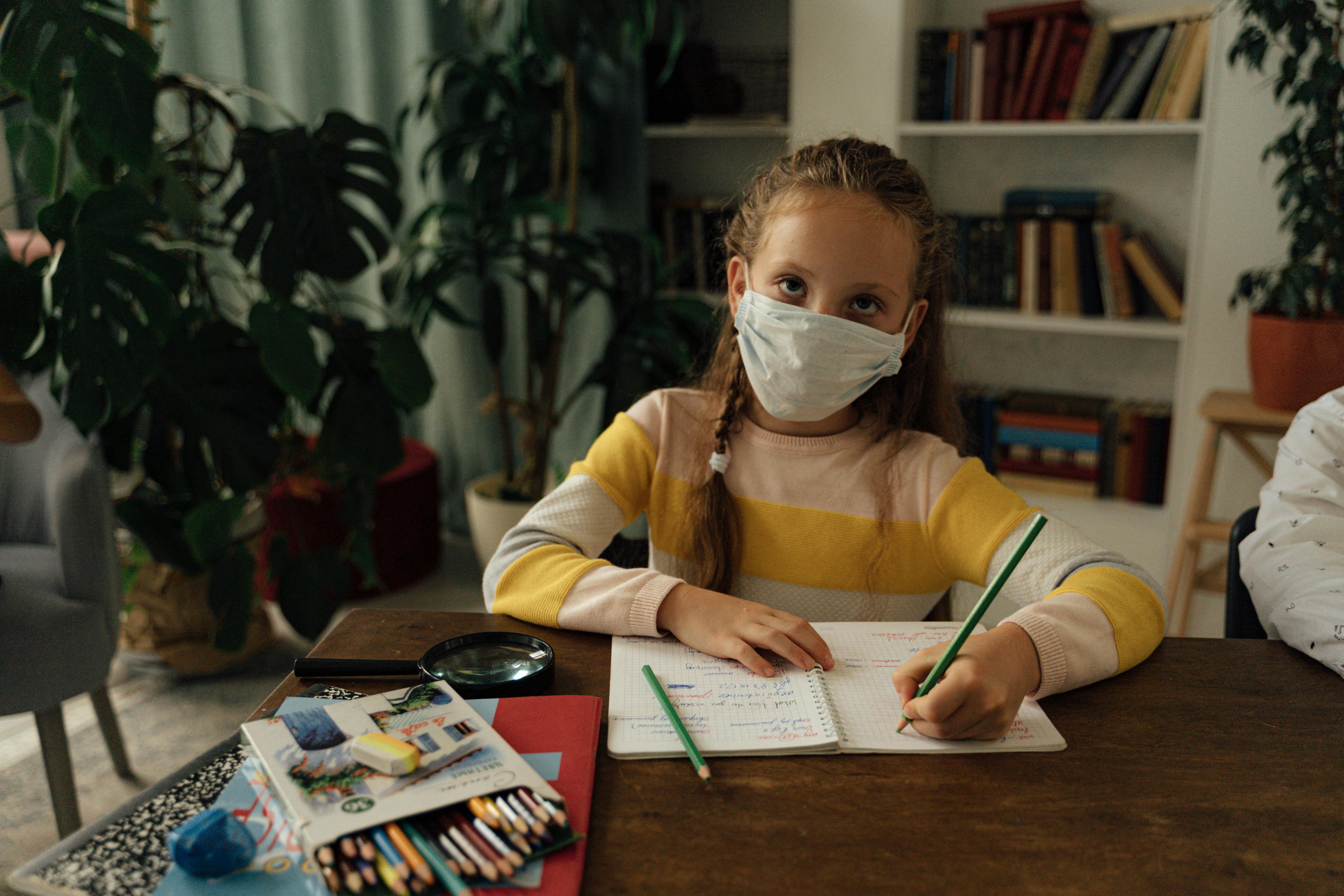 Normal Girl Photos, Download The BEST Free Normal Girl Stock Photos ...