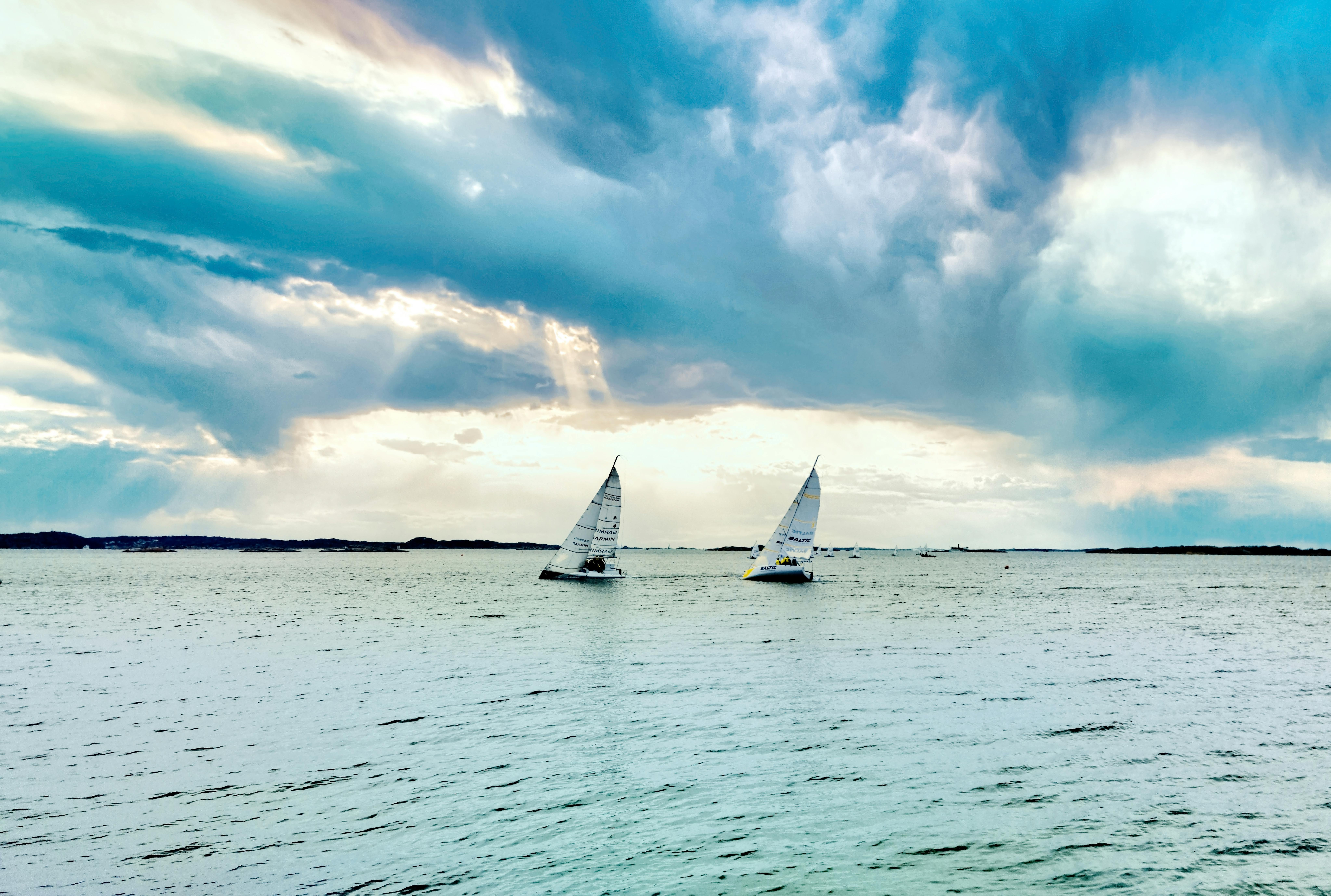 Sailboats on a Lake · Free Stock Photo