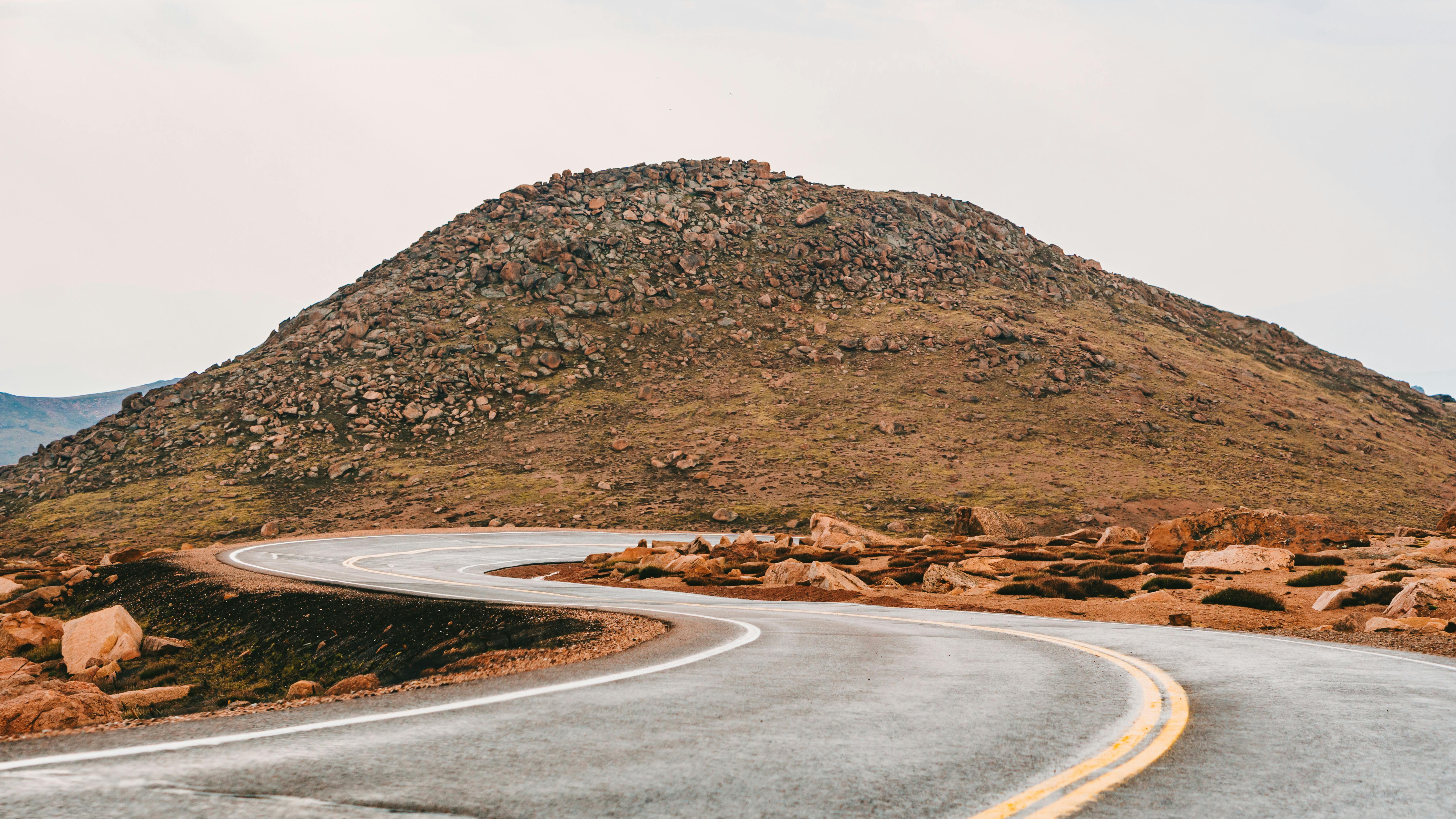 View of a Winding Road · Free Stock Photo