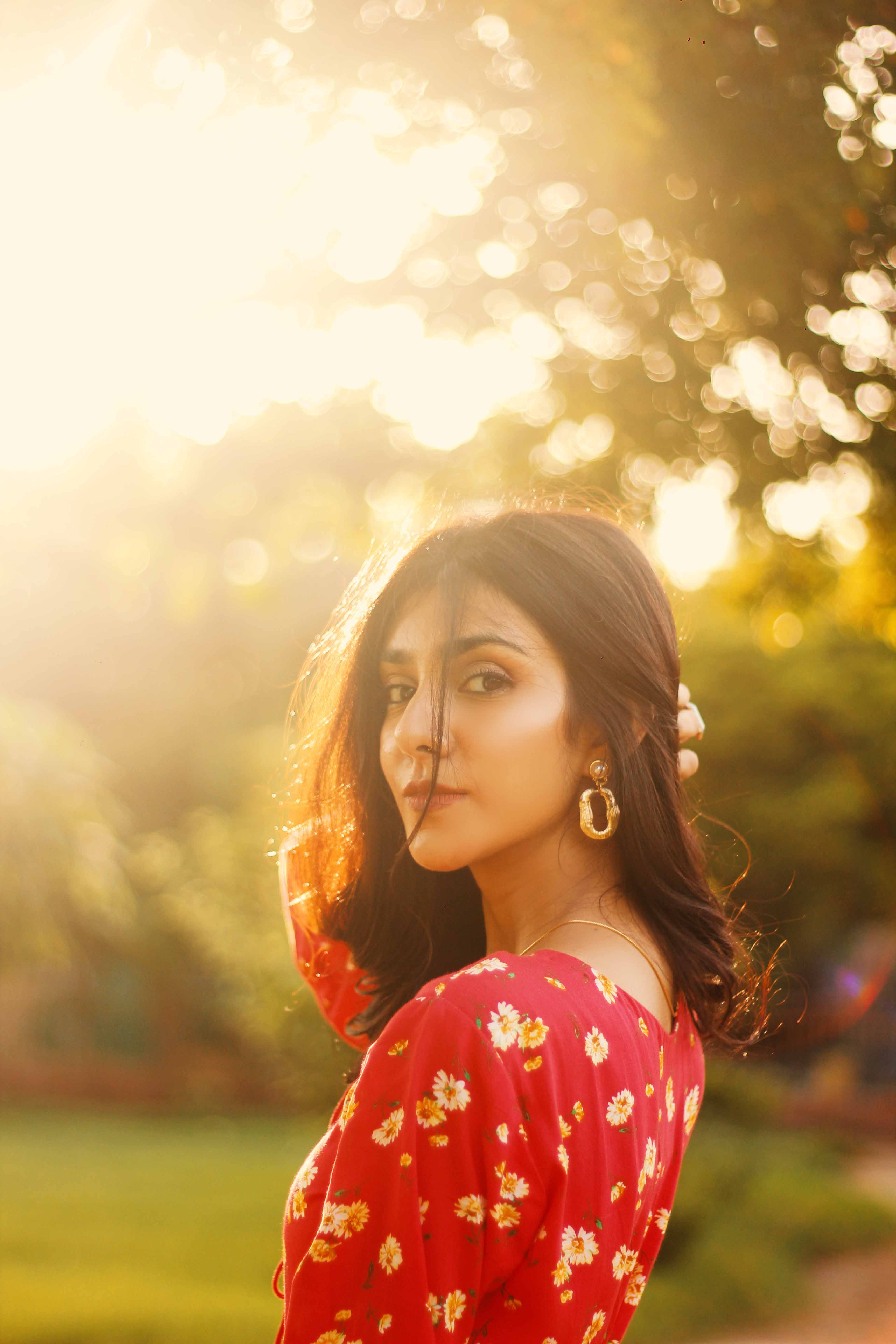Beautiful Woman Looking Back · Free Stock Photo