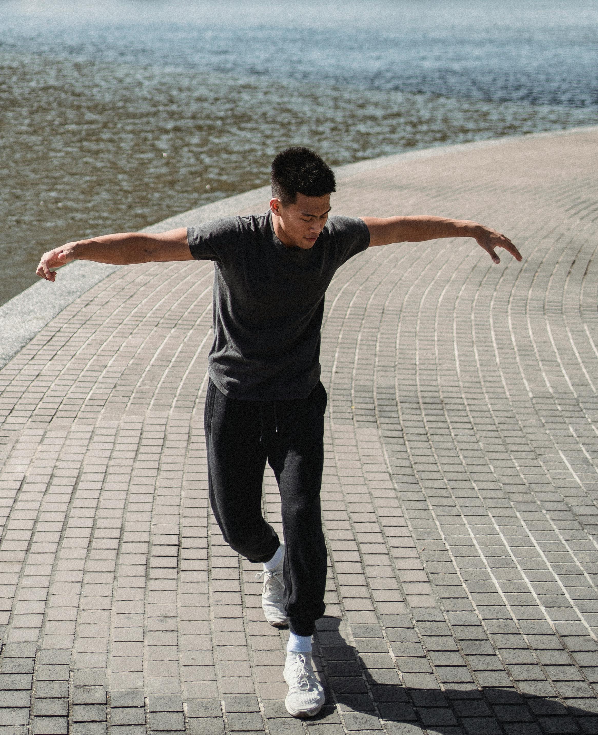 Guy Breakdancing Photos, Download The BEST Free Guy Breakdancing Stock ...