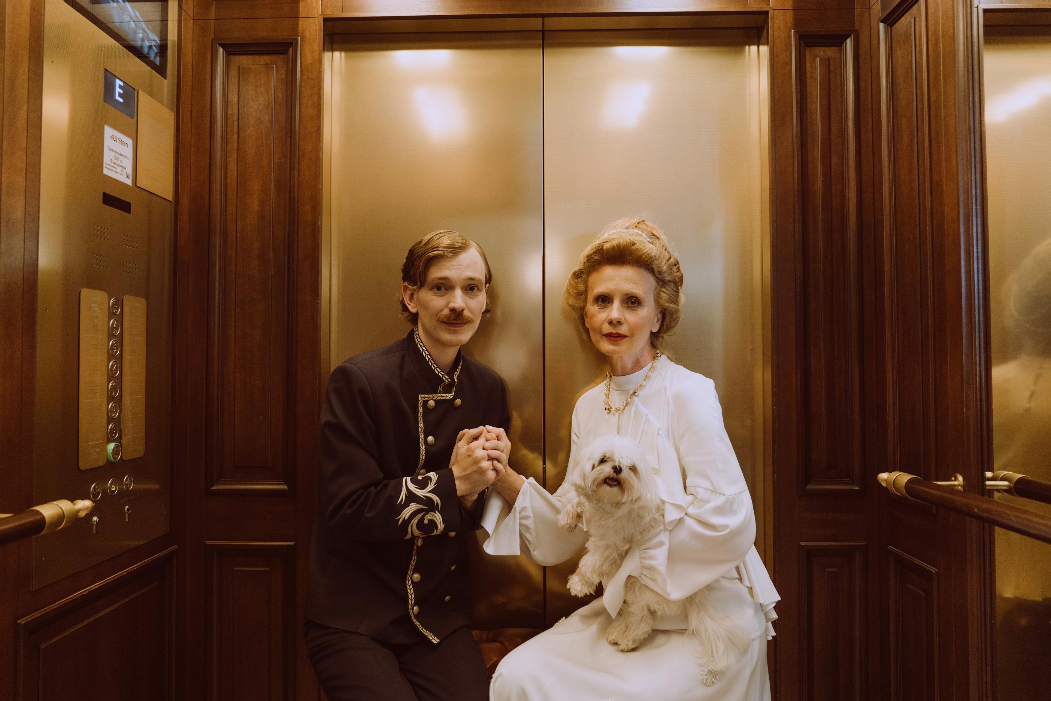 Welcome Lady Photos, Download The BEST Free Welcome Lady Stock Photos ...