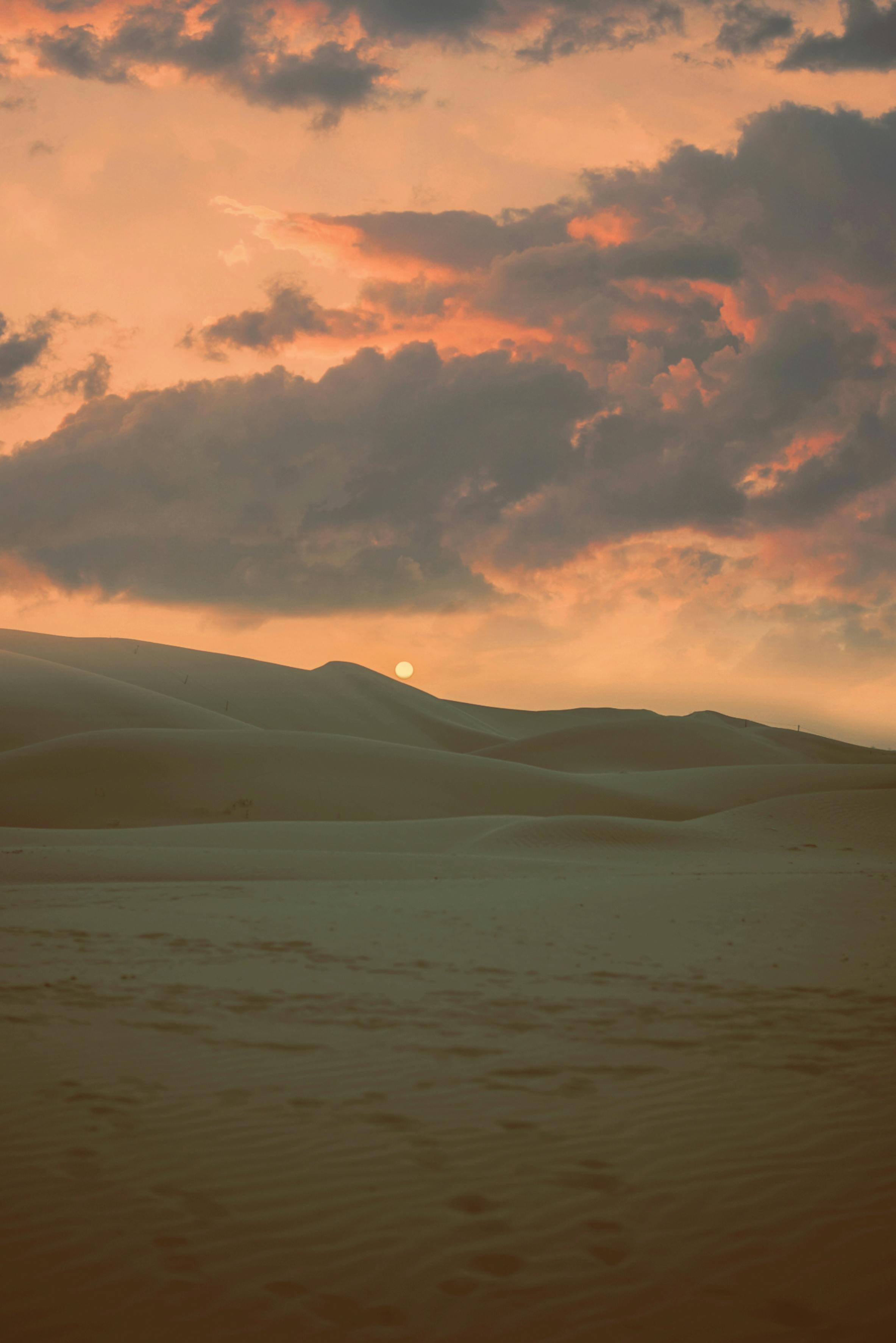 Desert During Sunset · Free Stock Photo
