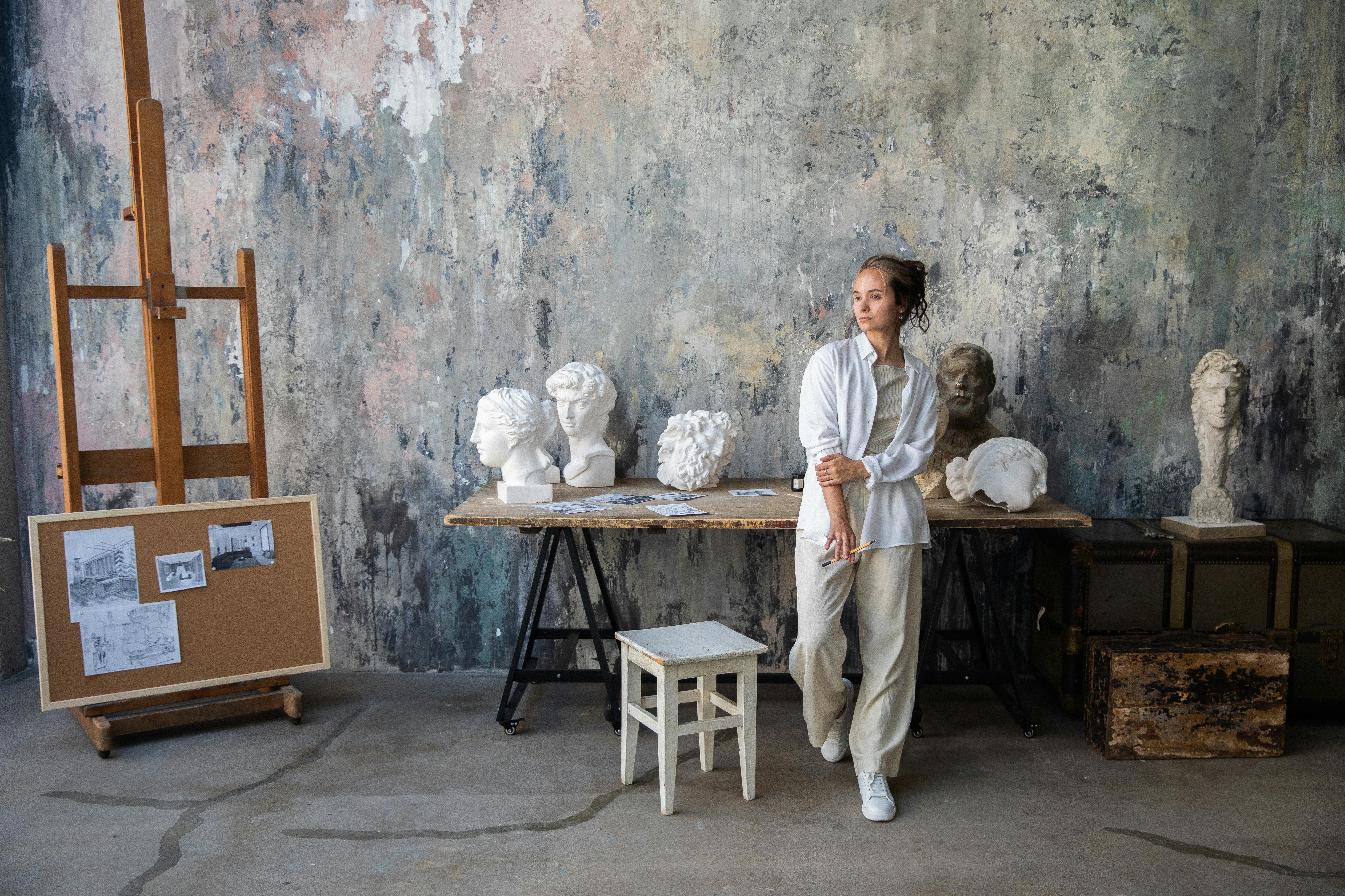 Artist in Art Studio · Free Stock Photo