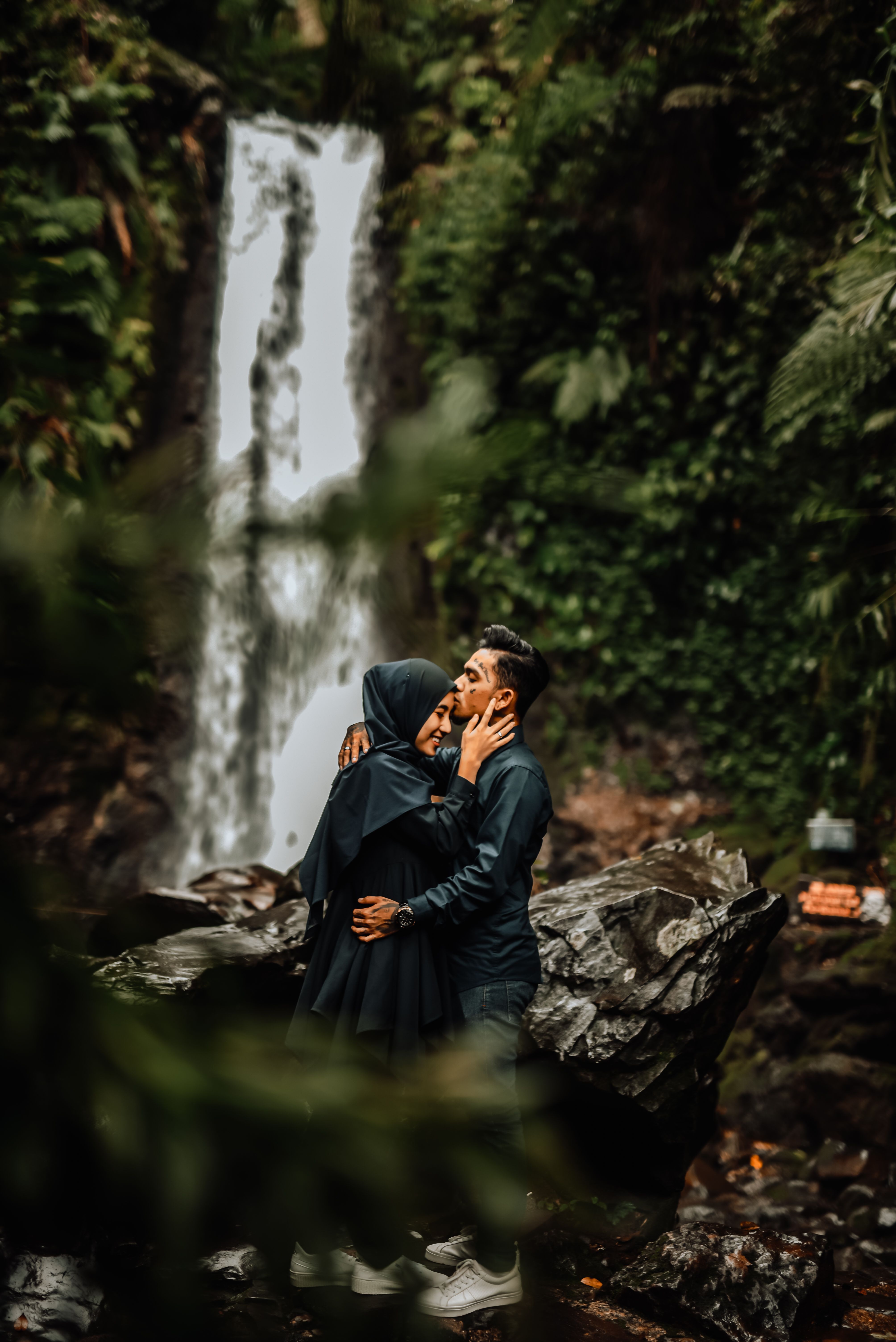 Wedding Couple Waterfall Photos, Download The BEST Free Wedding Couple ...