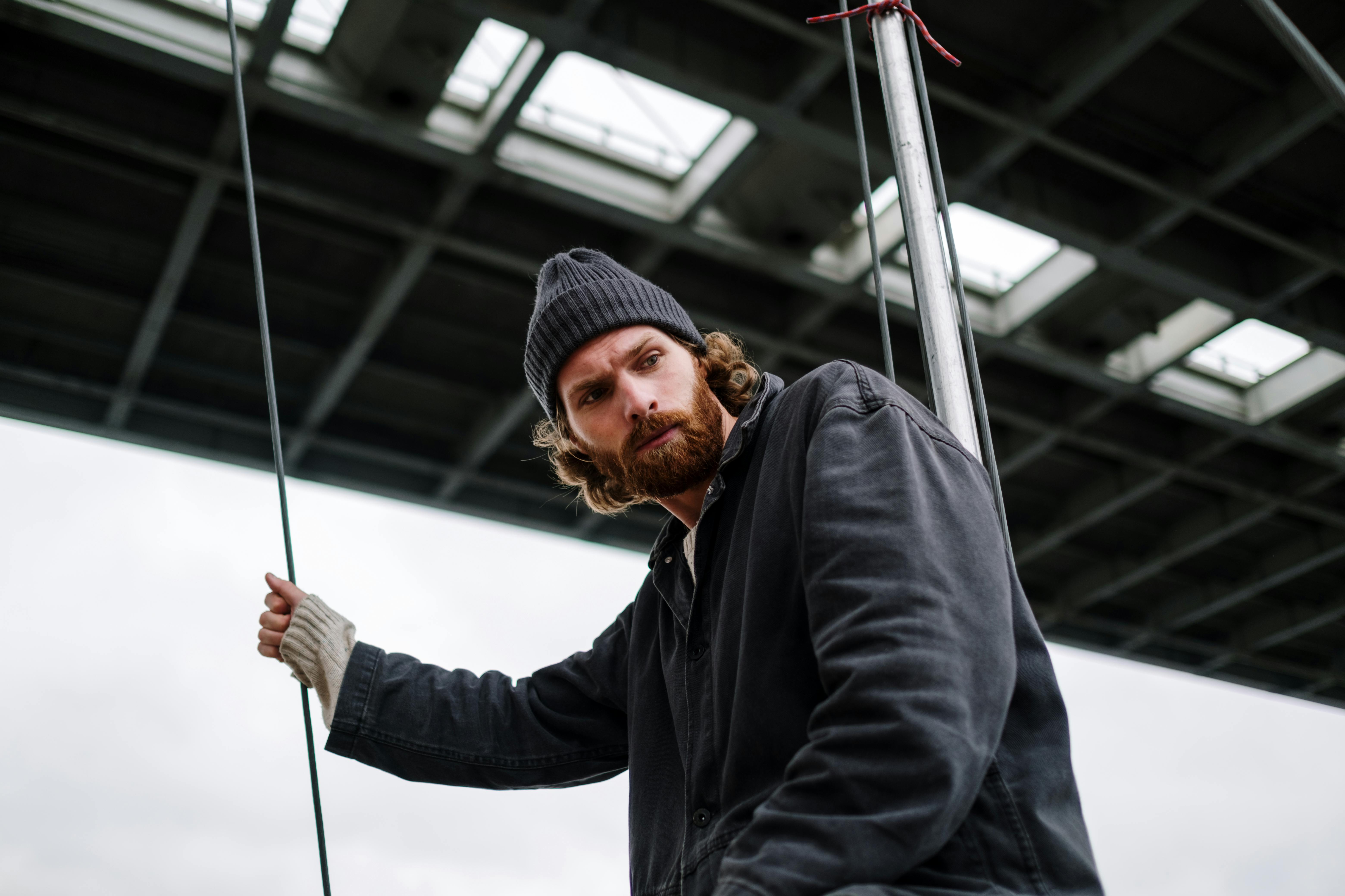 Person Holding A Tangle Mess Of Ropes Photos, Download The BEST Free ...