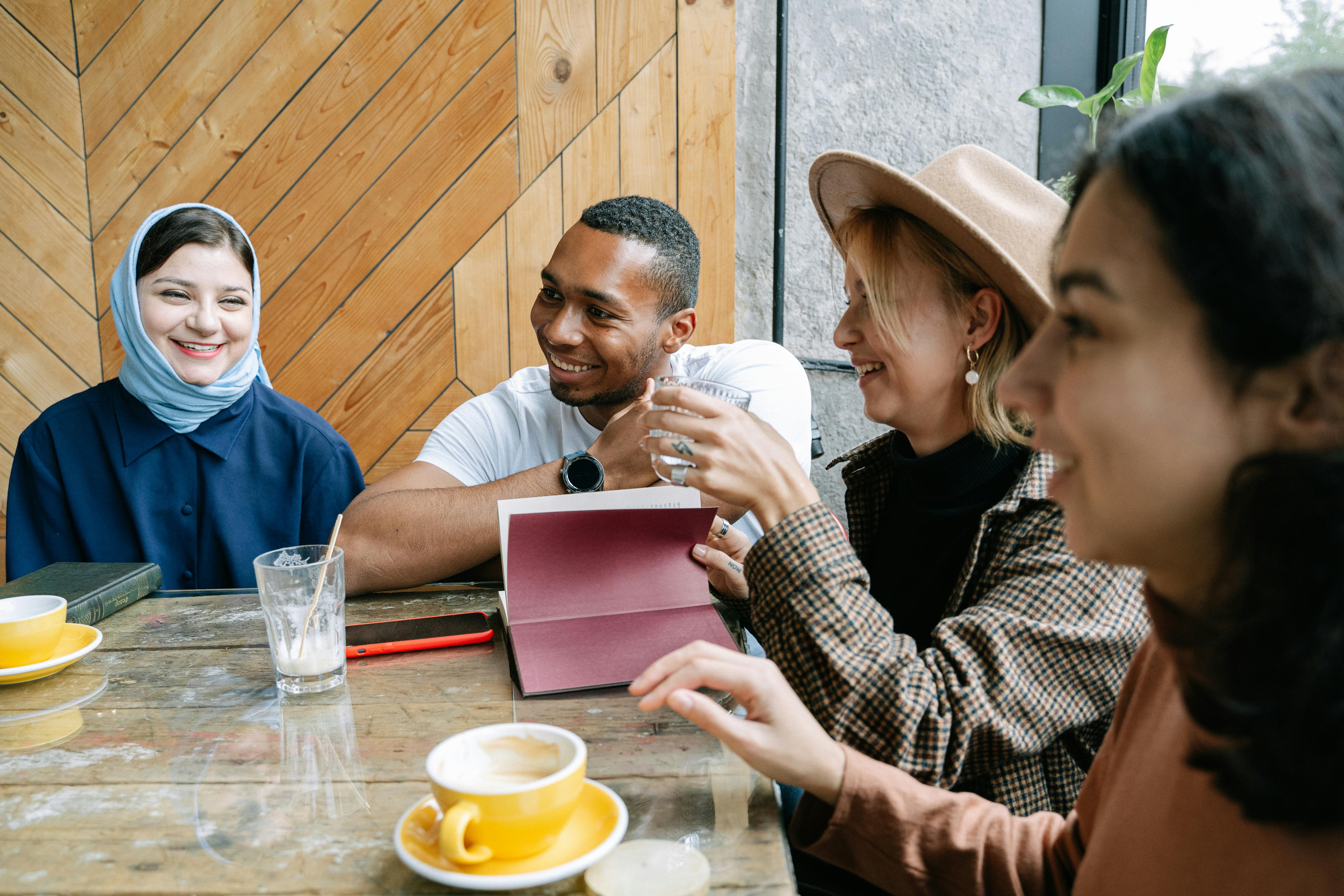 Friends having a Catch Up · Free Stock Photo