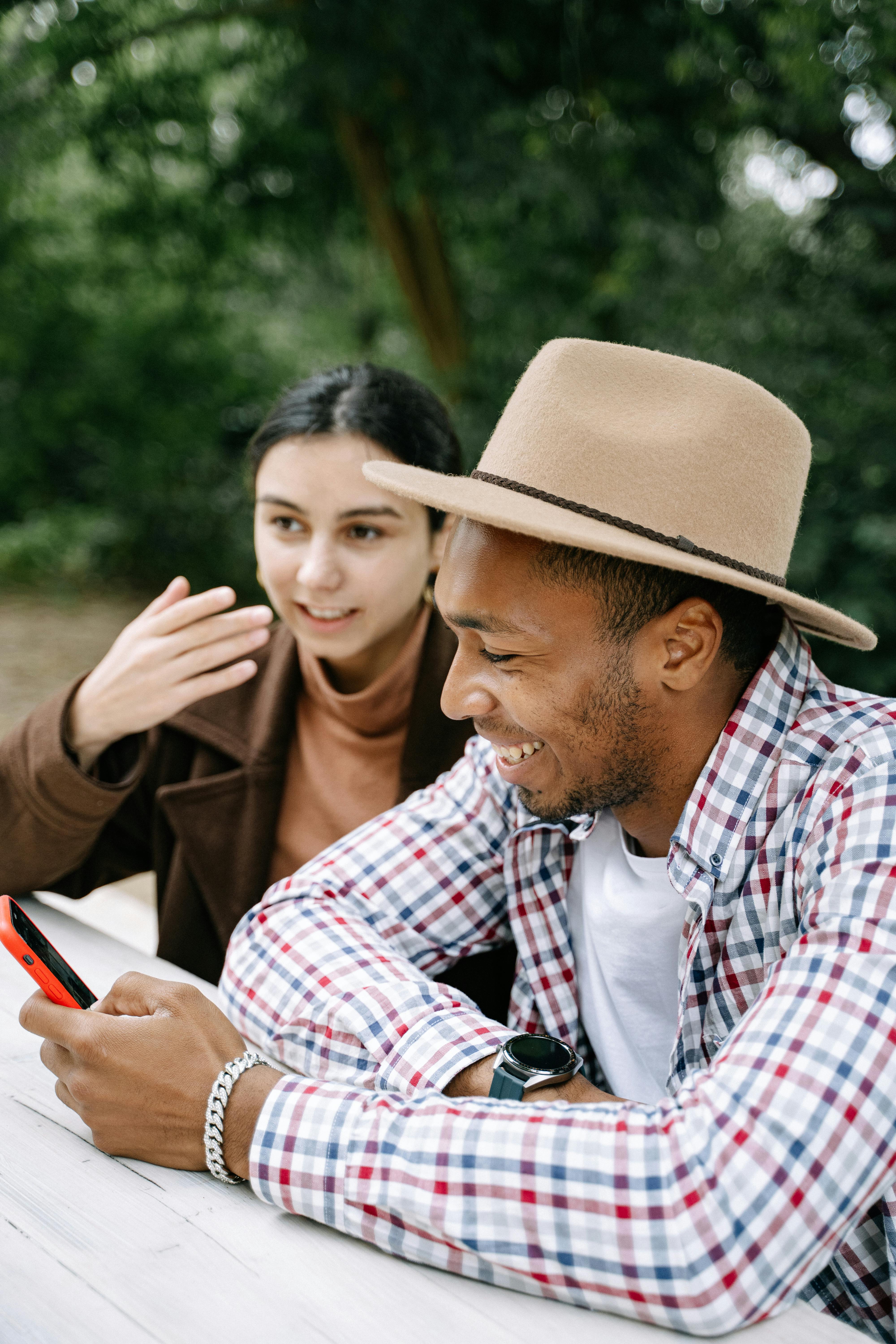 Friends hanging Out · Free Stock Photo