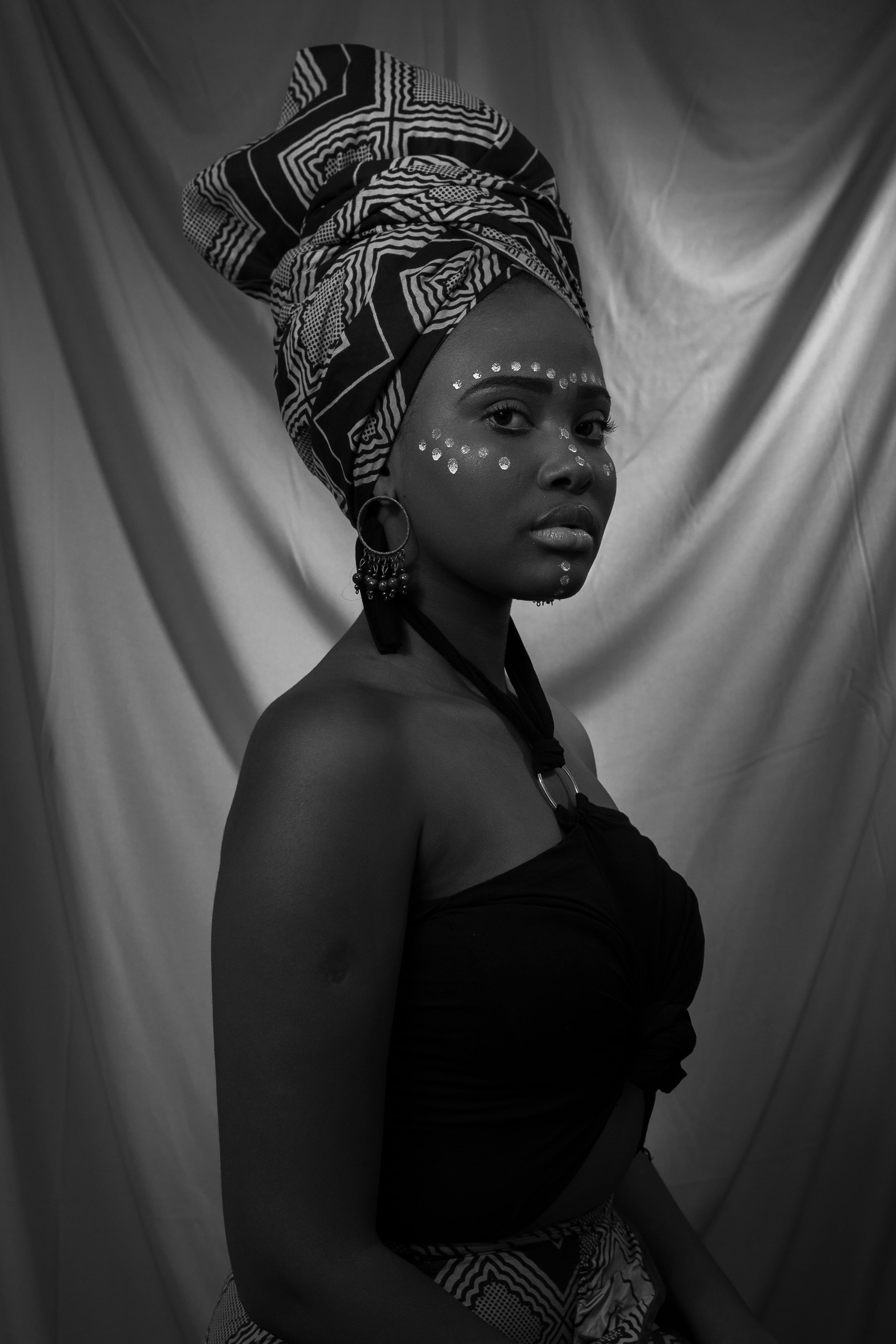 Close-up of Beautiful Young Woman · Free Stock Photo