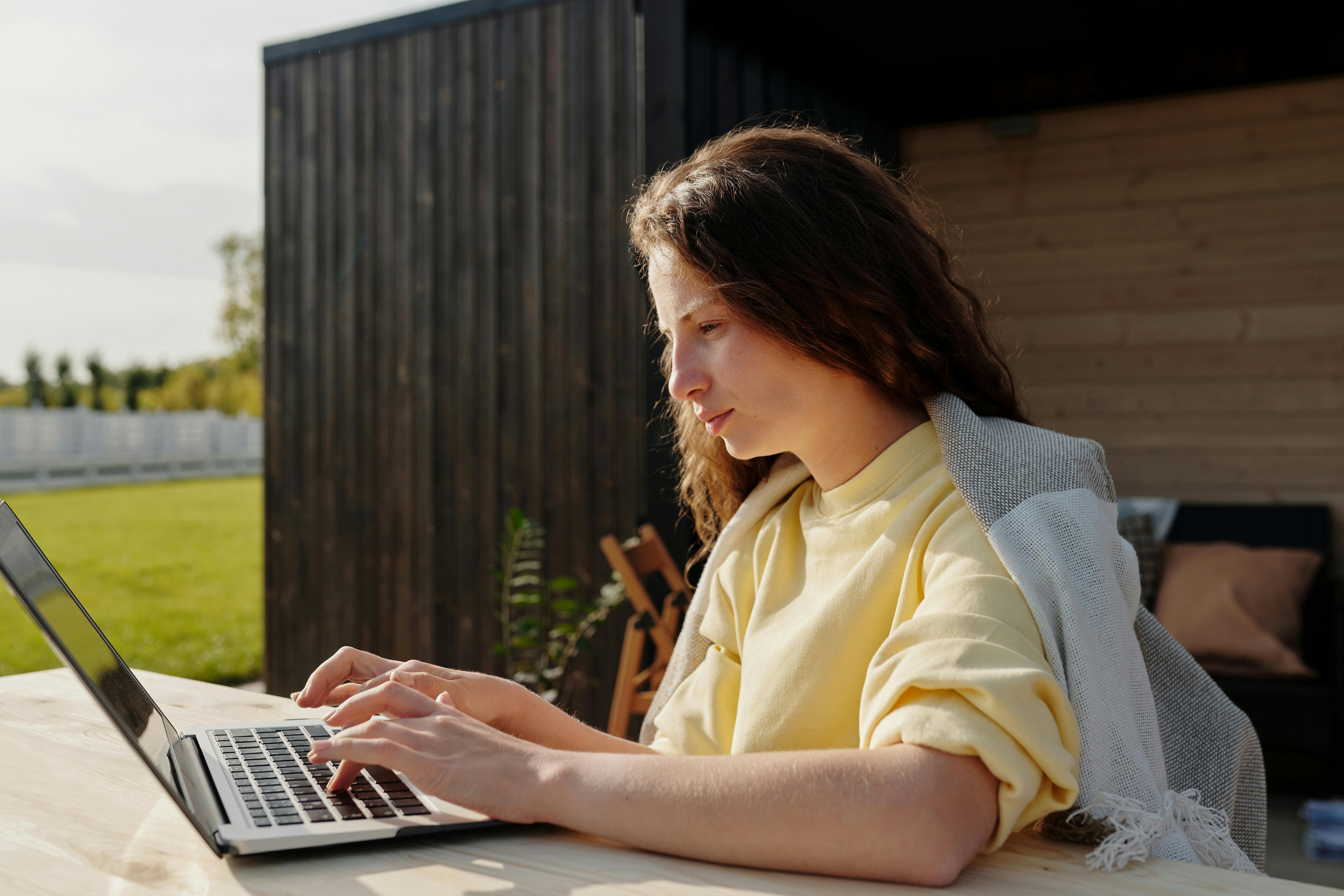 Remote Career Transition Strategies For Digital Nomads - Manifestherrise