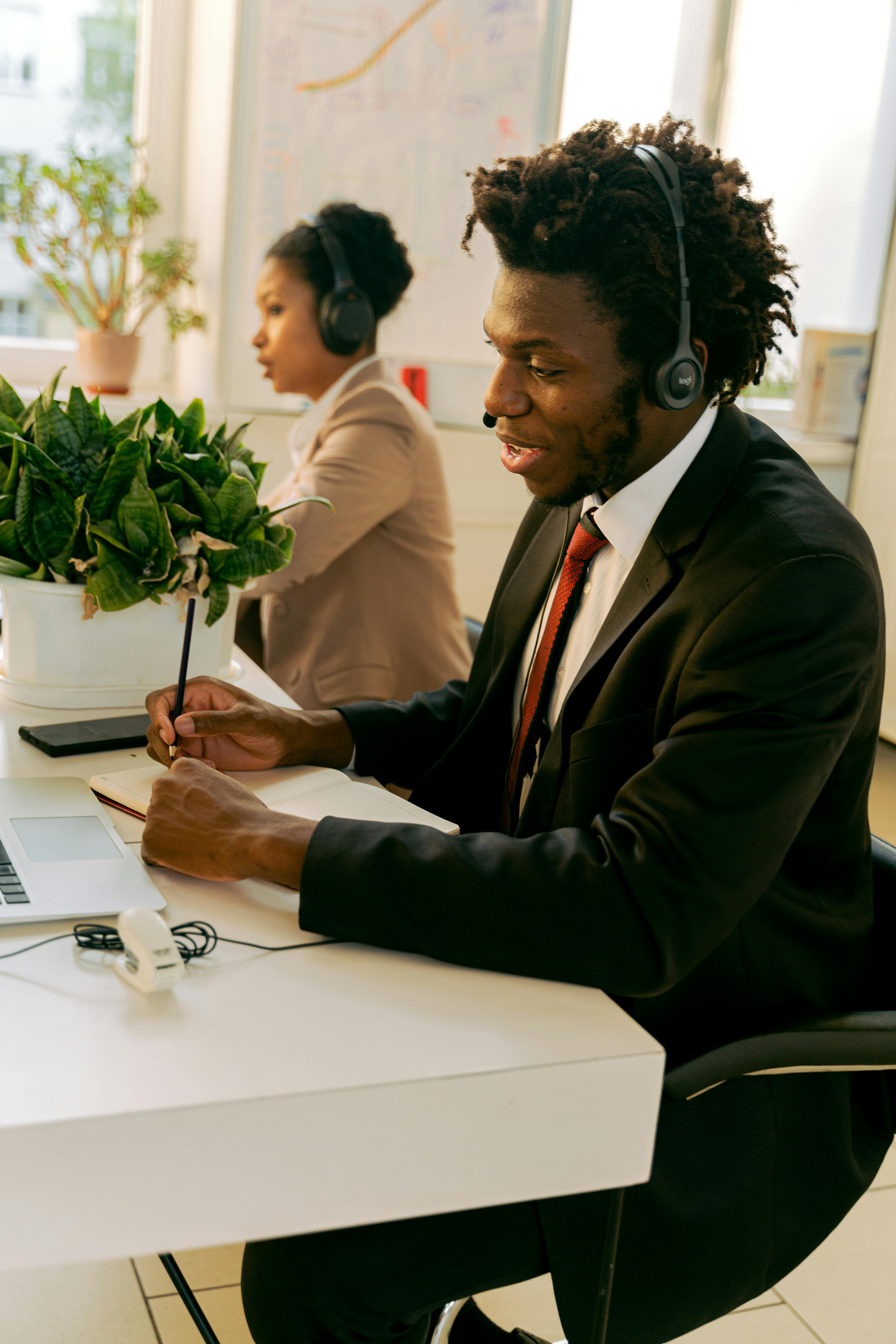 10+ Best Helpdesk Photos · 100% Free Download · Pexels Stock Photos