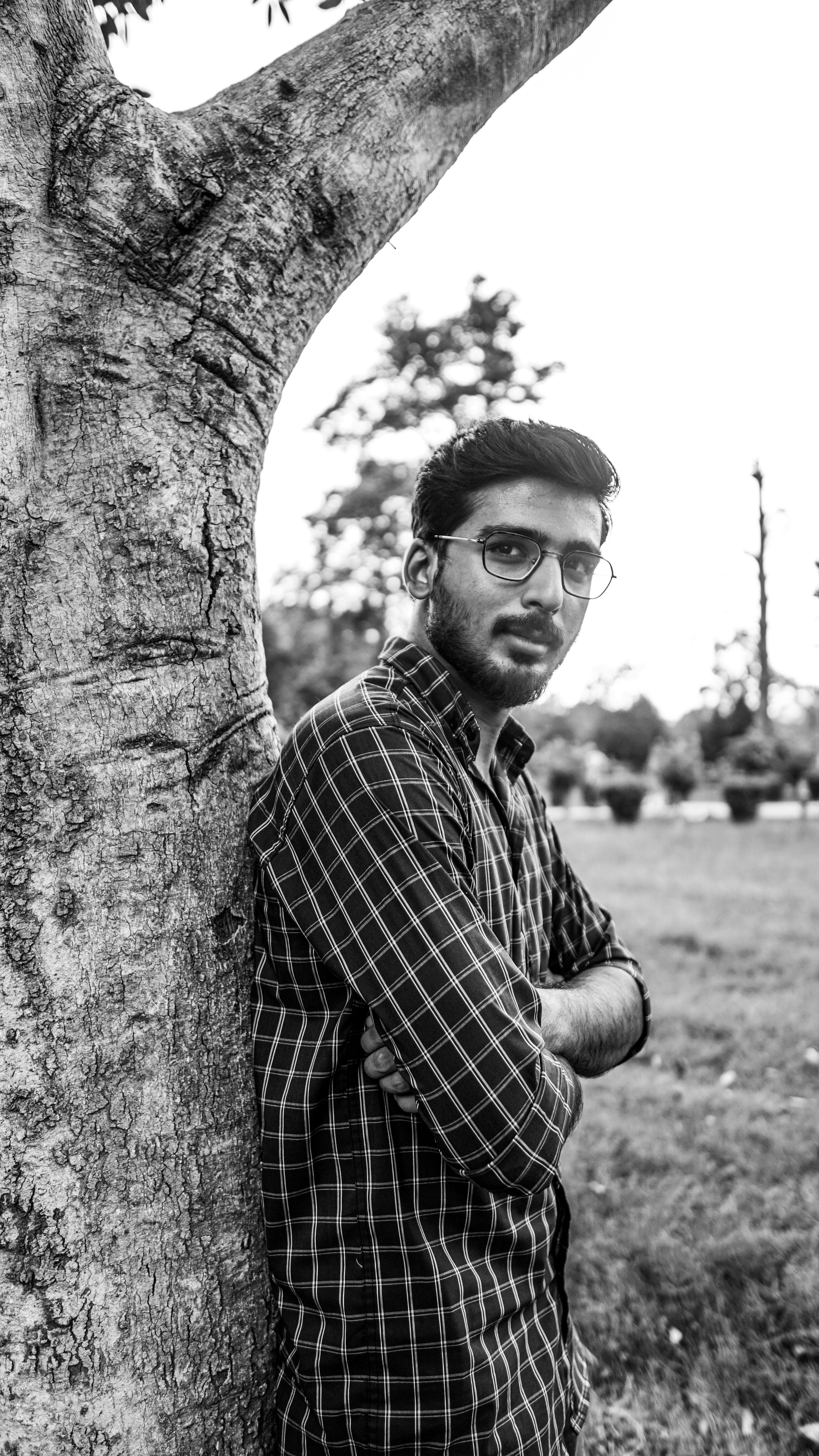 Man under Tree · Free Stock Photo