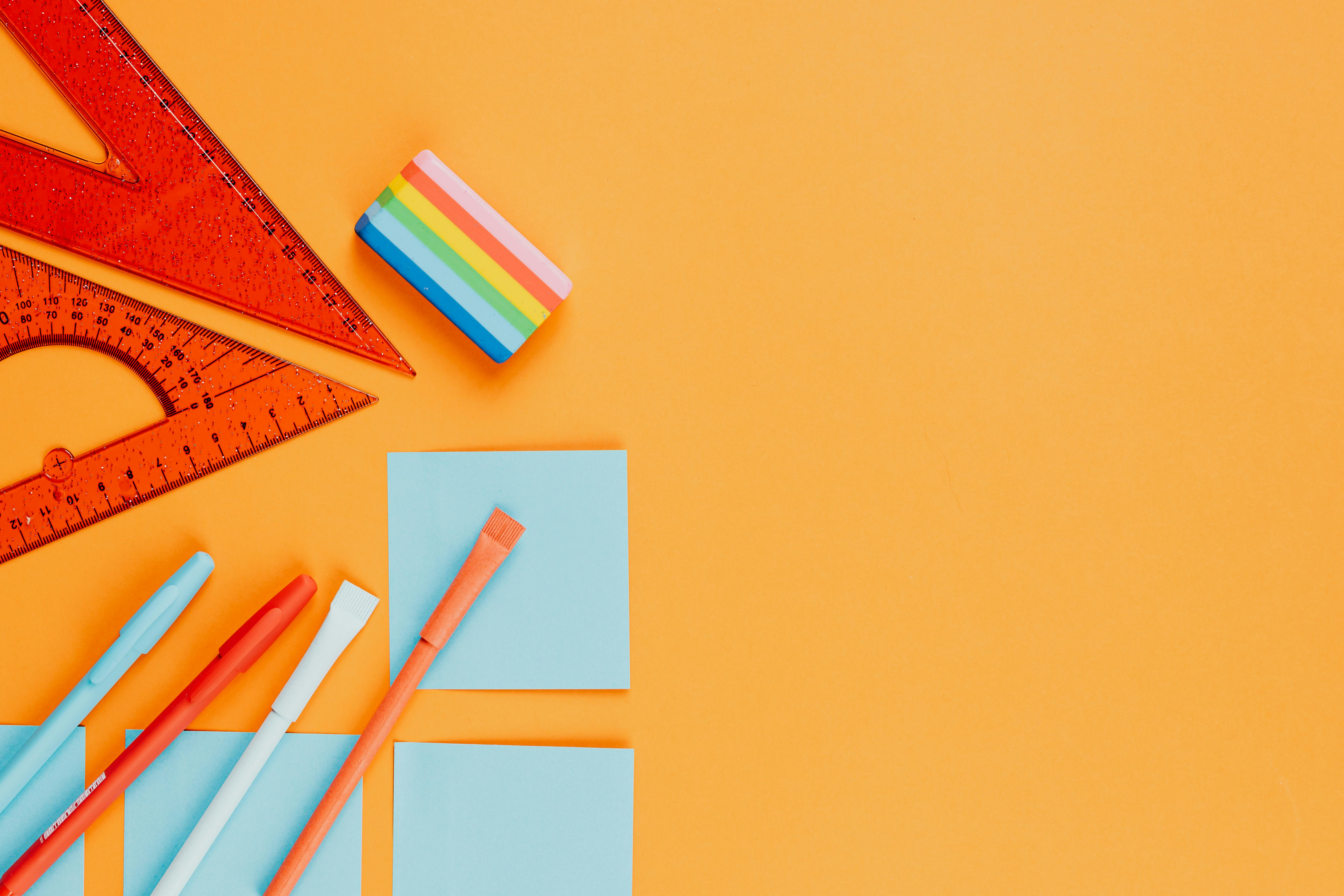 Sticky Note on a Skeleton · Free Stock Photo