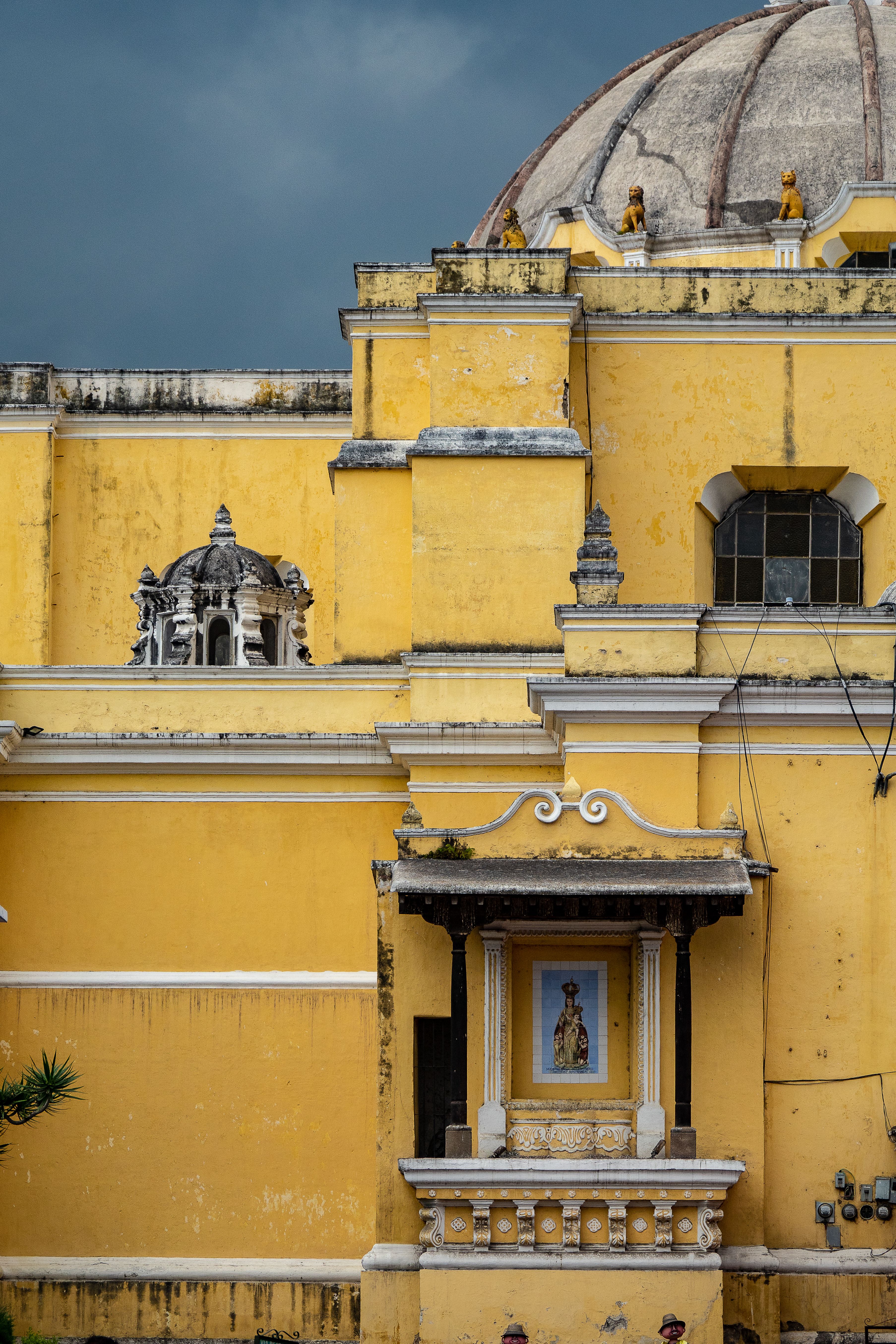 Photo of a Yellow Building · Free Stock Photo